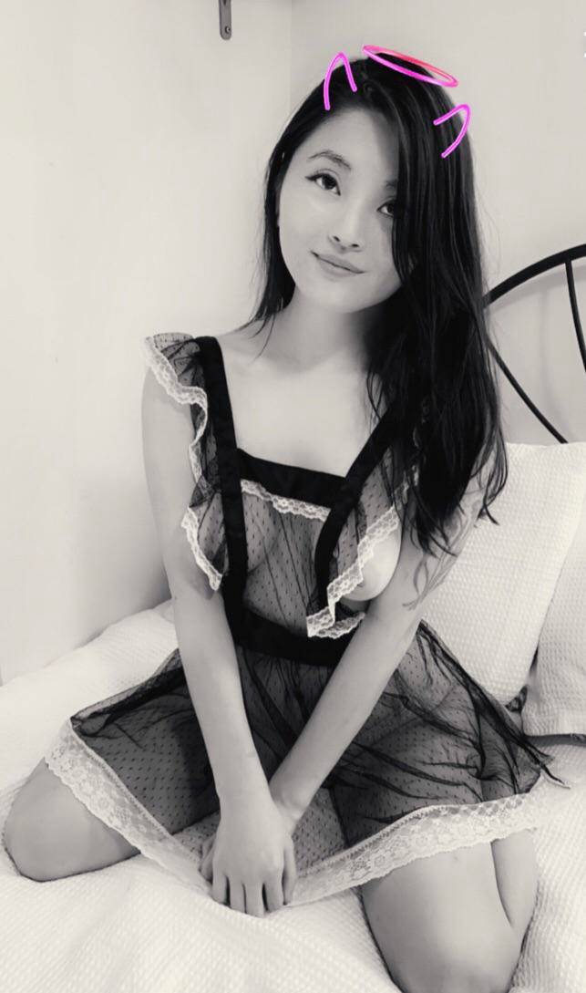 Petite maid with a nip slip included | Scrolller