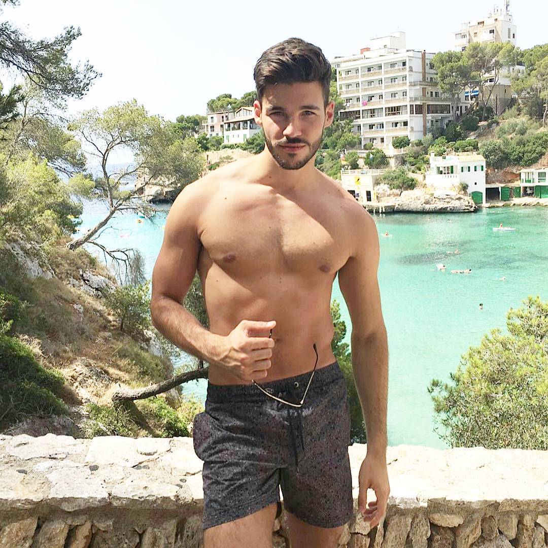 Philipp Gelter | Scrolller