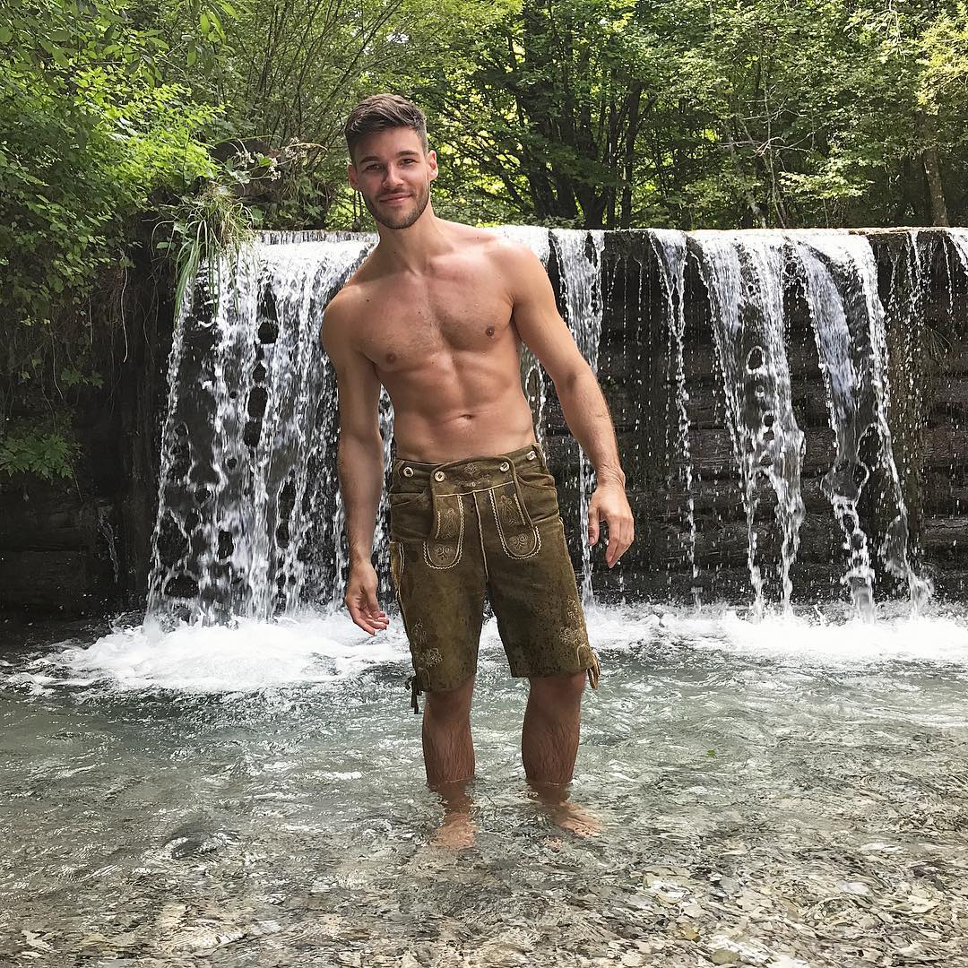 Philipp Gelter | Scrolller