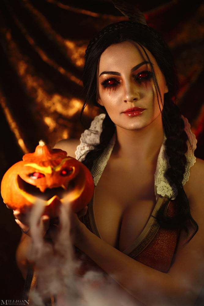 Philippa Eilhart, cosplay by Milliganvick | Scrolller