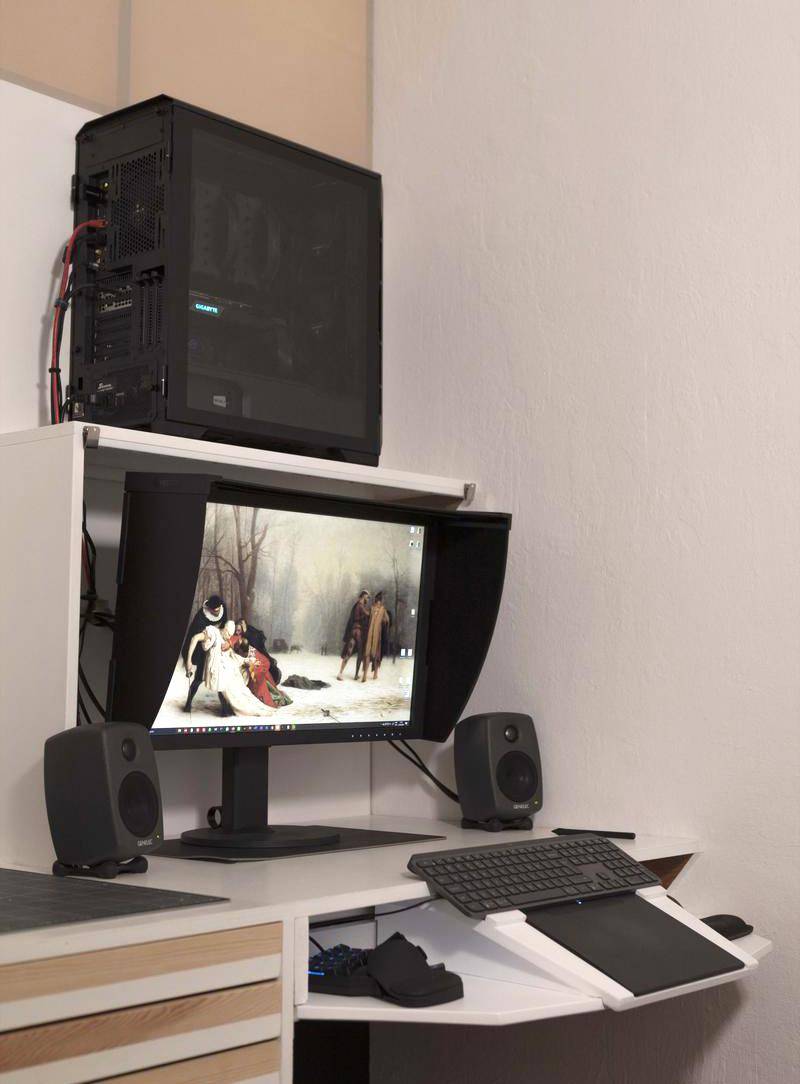 Photo editing setup | Scrolller