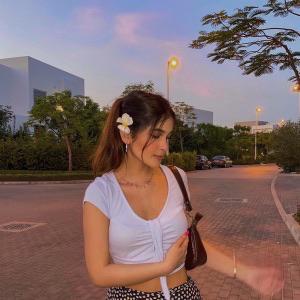 [PIC] Any thing on this hot chick | Scrolller