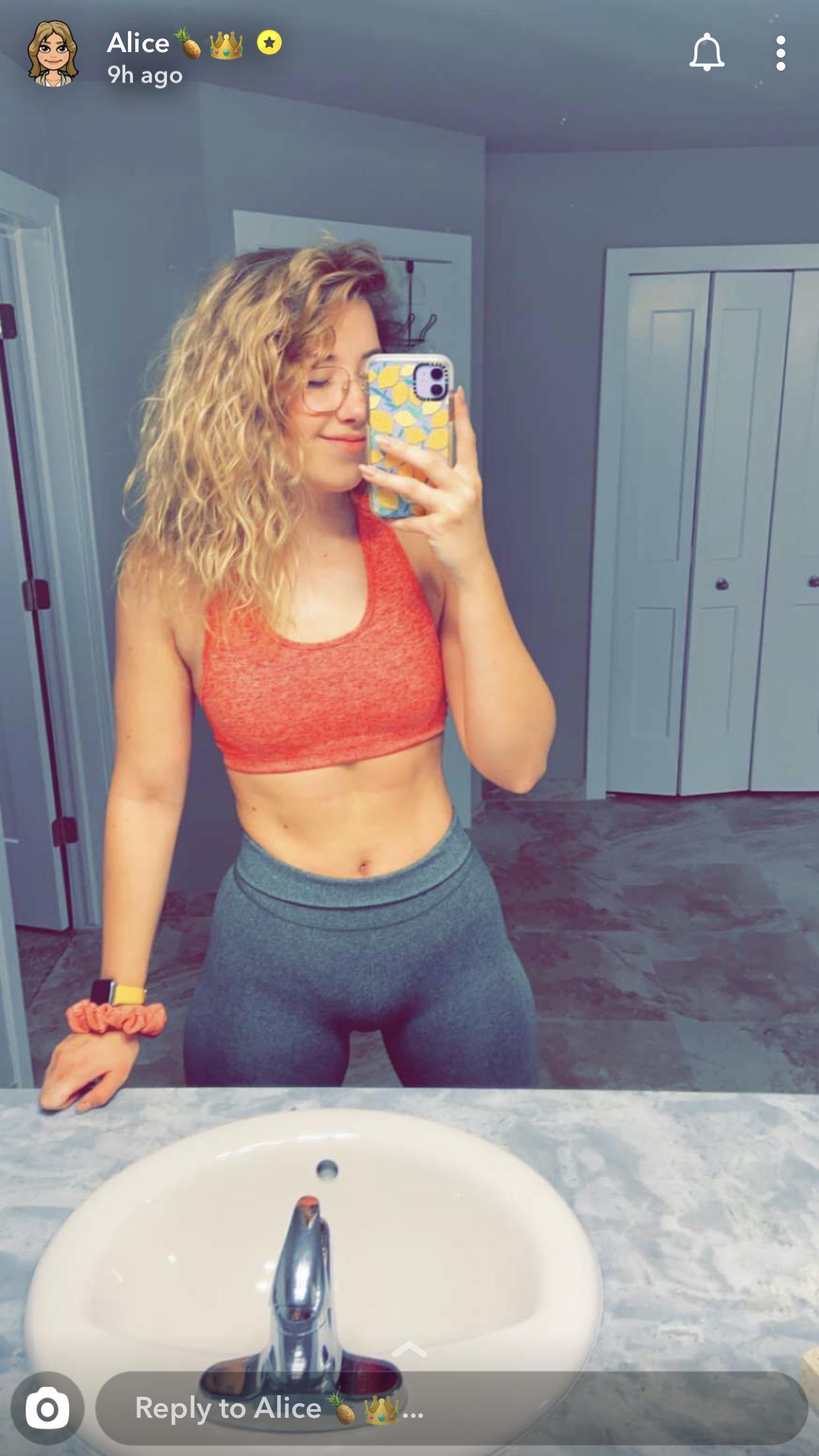 Pineapple is my favorite fruit 🍍💦 | Scrolller