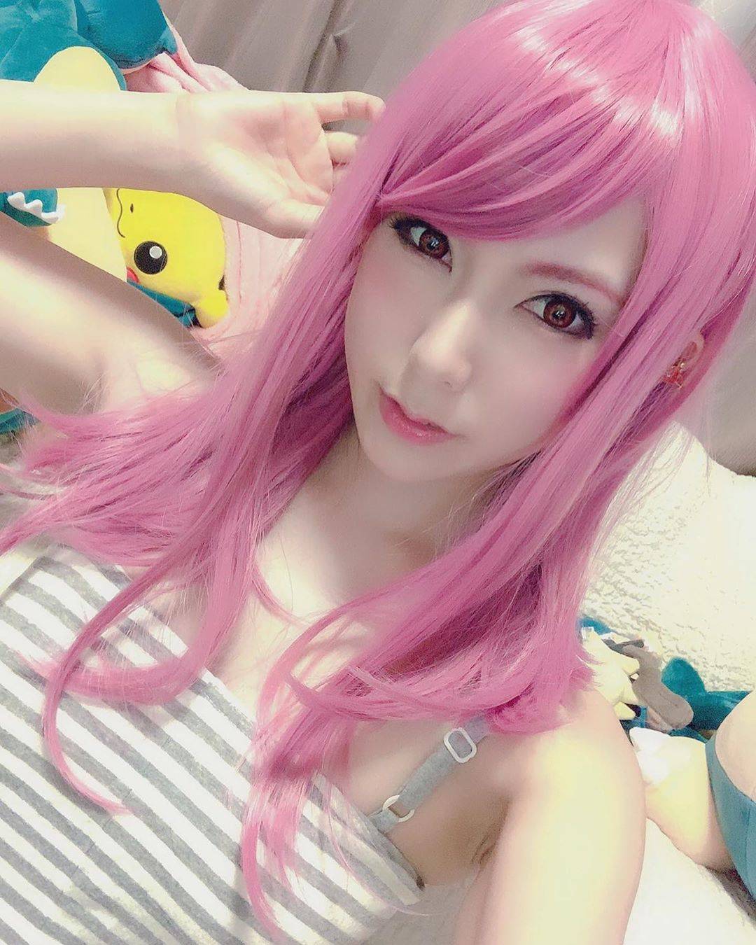 Pink Haired Yui | Scrolller