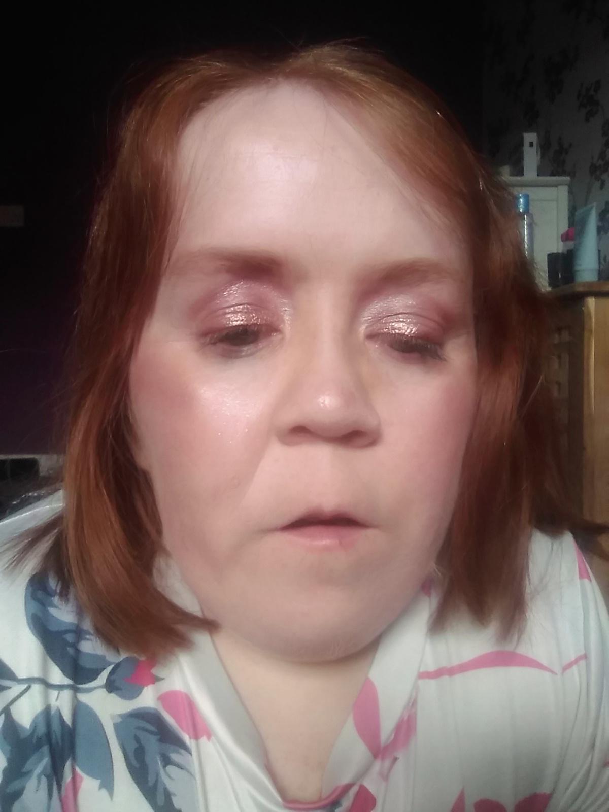 Pink makeup look. | Scrolller