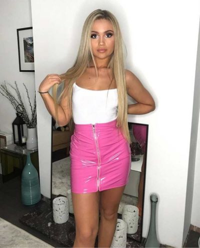 Pink shiny skirt chav bimbo | Scrolller