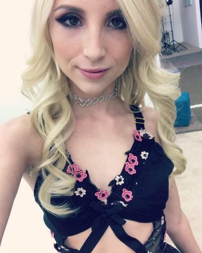 Piper perri | Scrolller