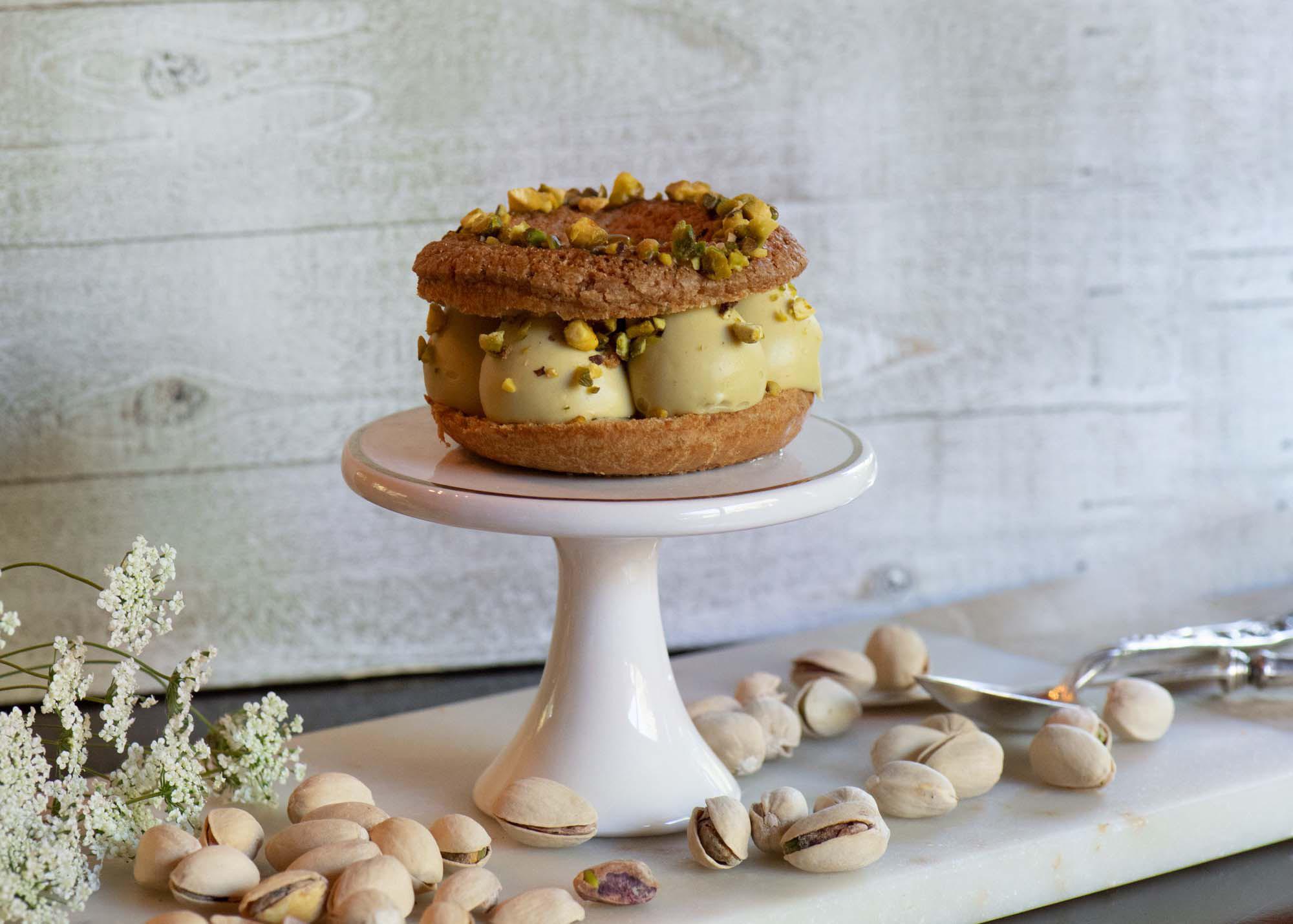 Pistachio cream puff | Scrolller