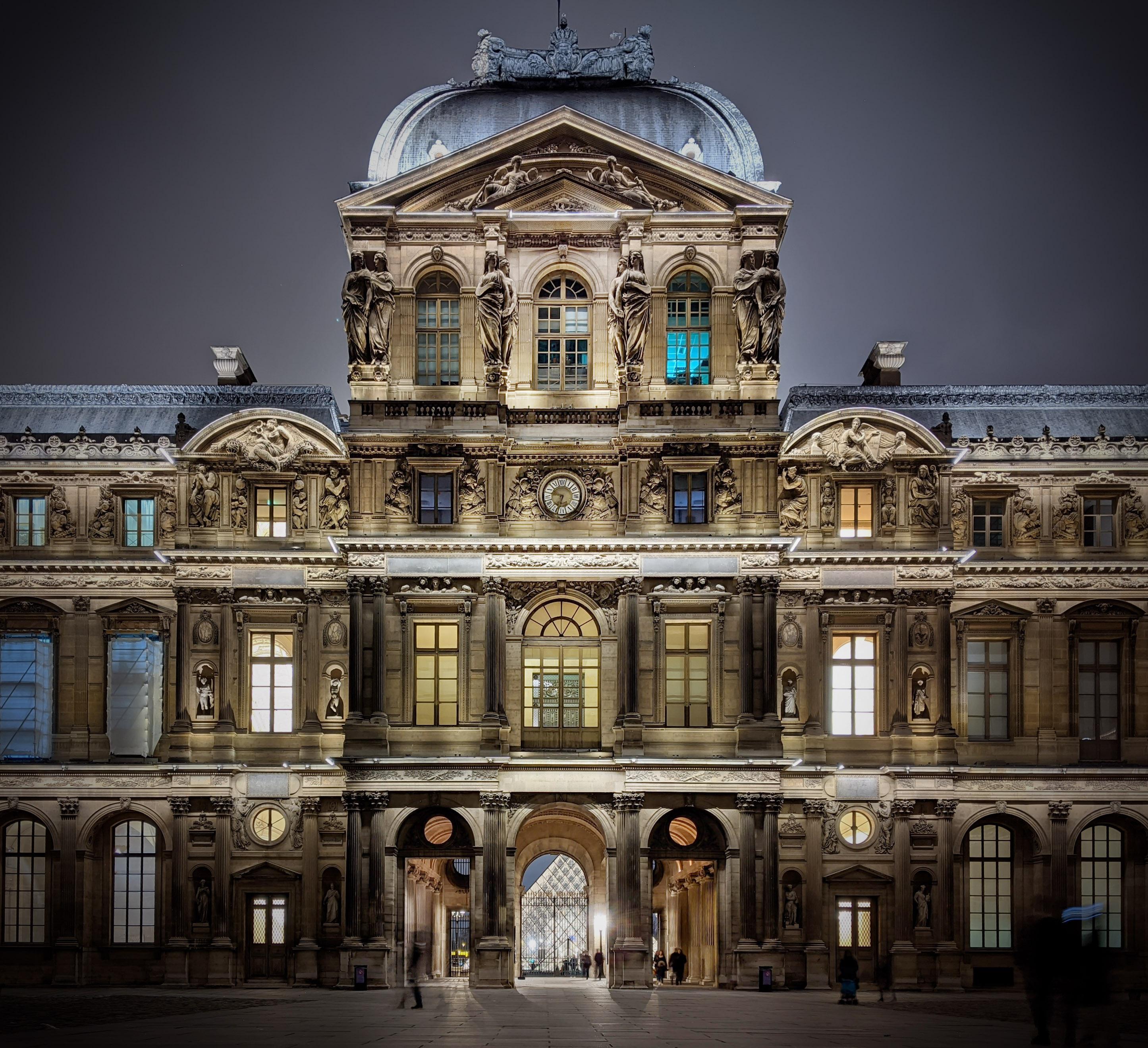[Pixel 3a Night Mode + Photoshop Express + Snapspeed] Cour Carrée, le ...