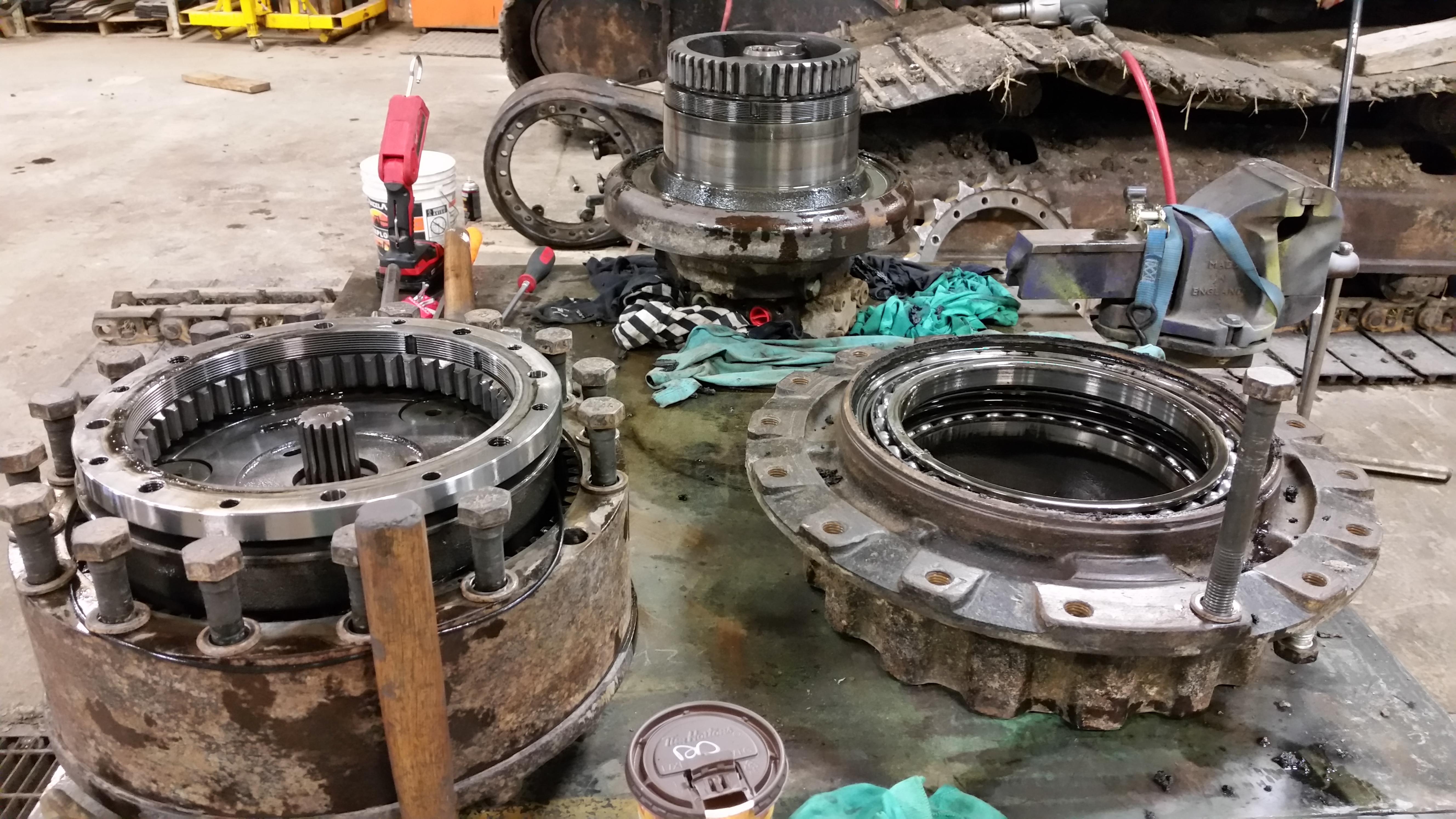 Planetary track drive from an excavator | Scrolller