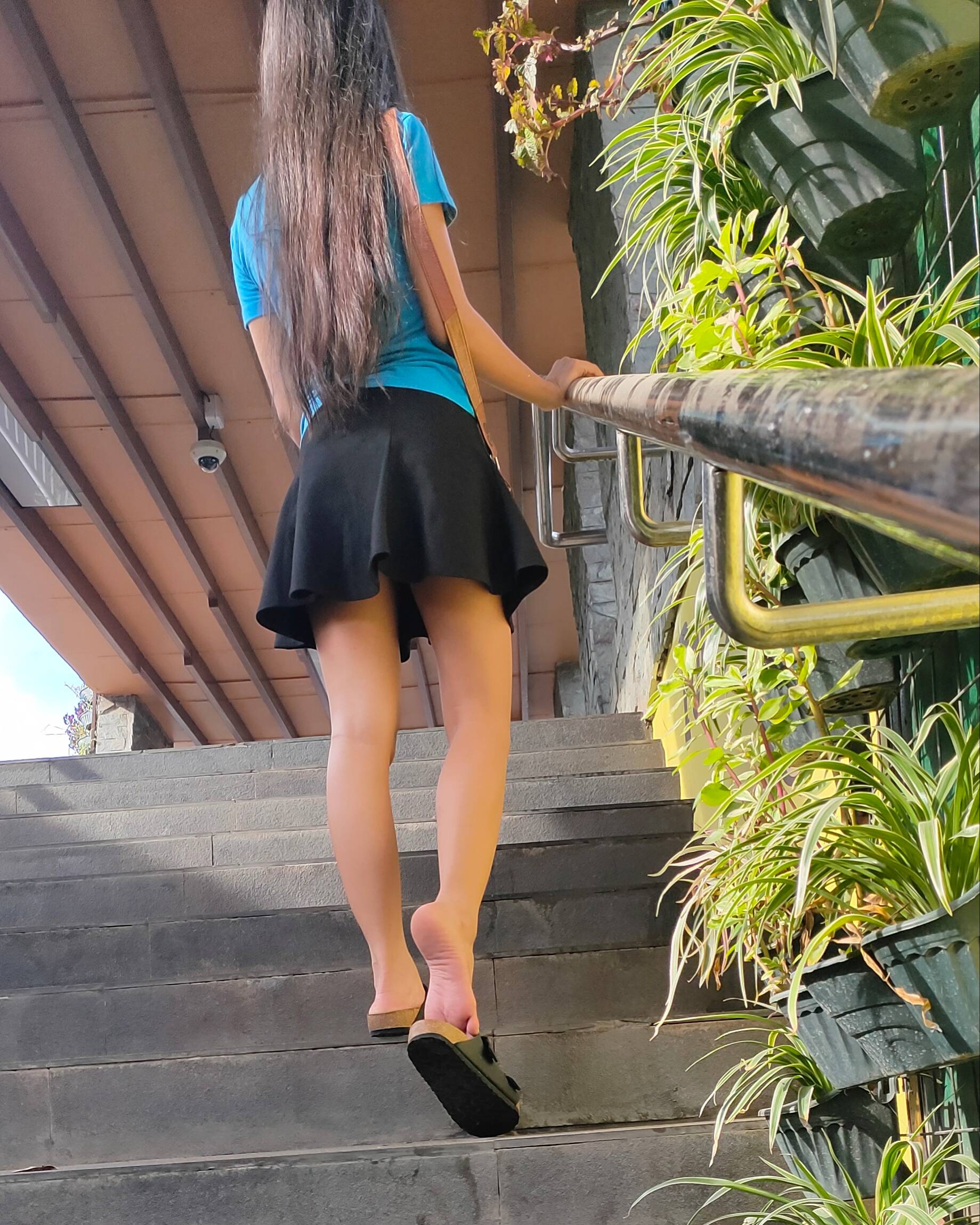 Playing Cinderella ;) | Scrolller