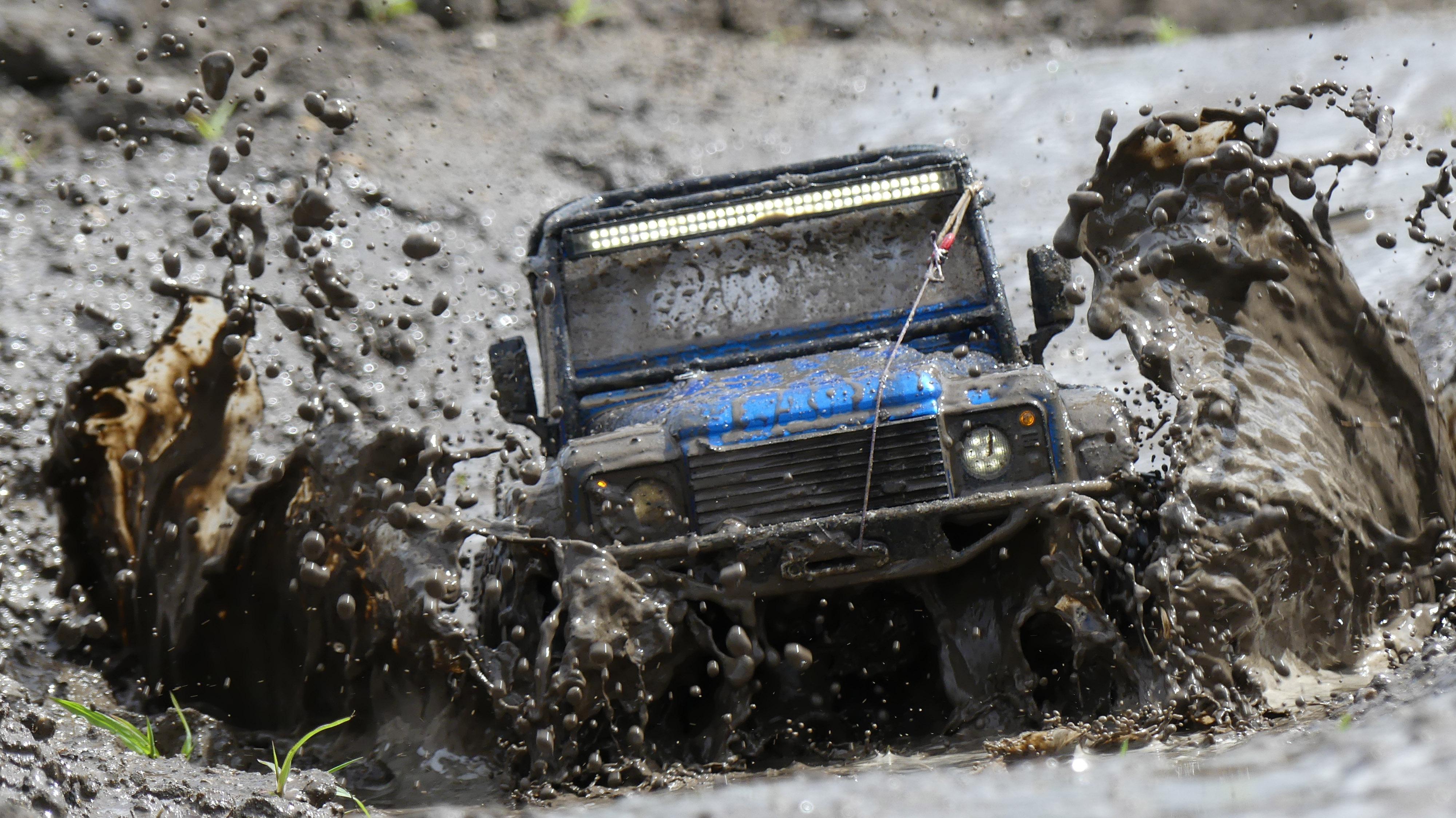 Playing in the mud | Scrolller