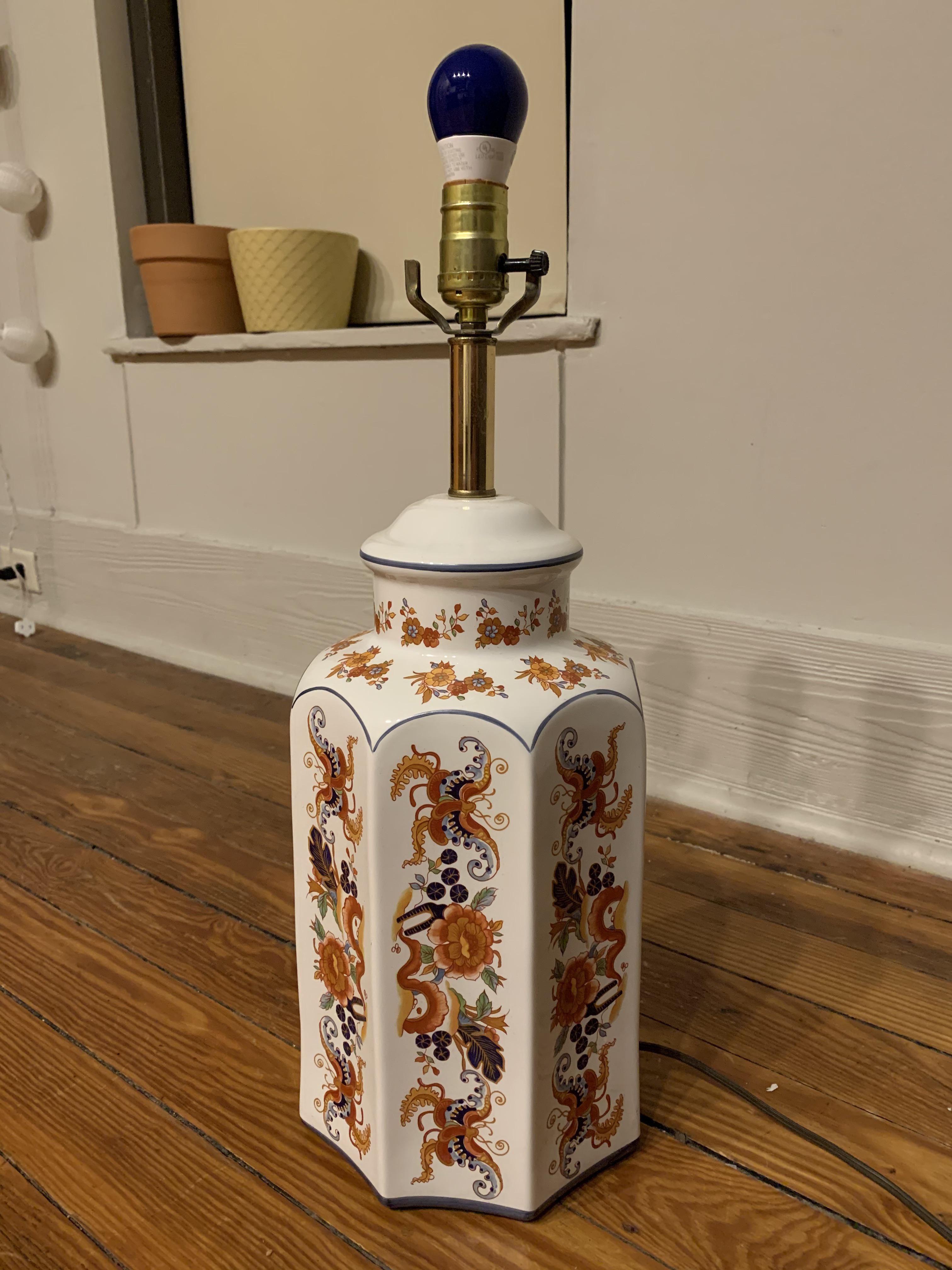 Please help identify this porcelain lamp. | Scrolller
