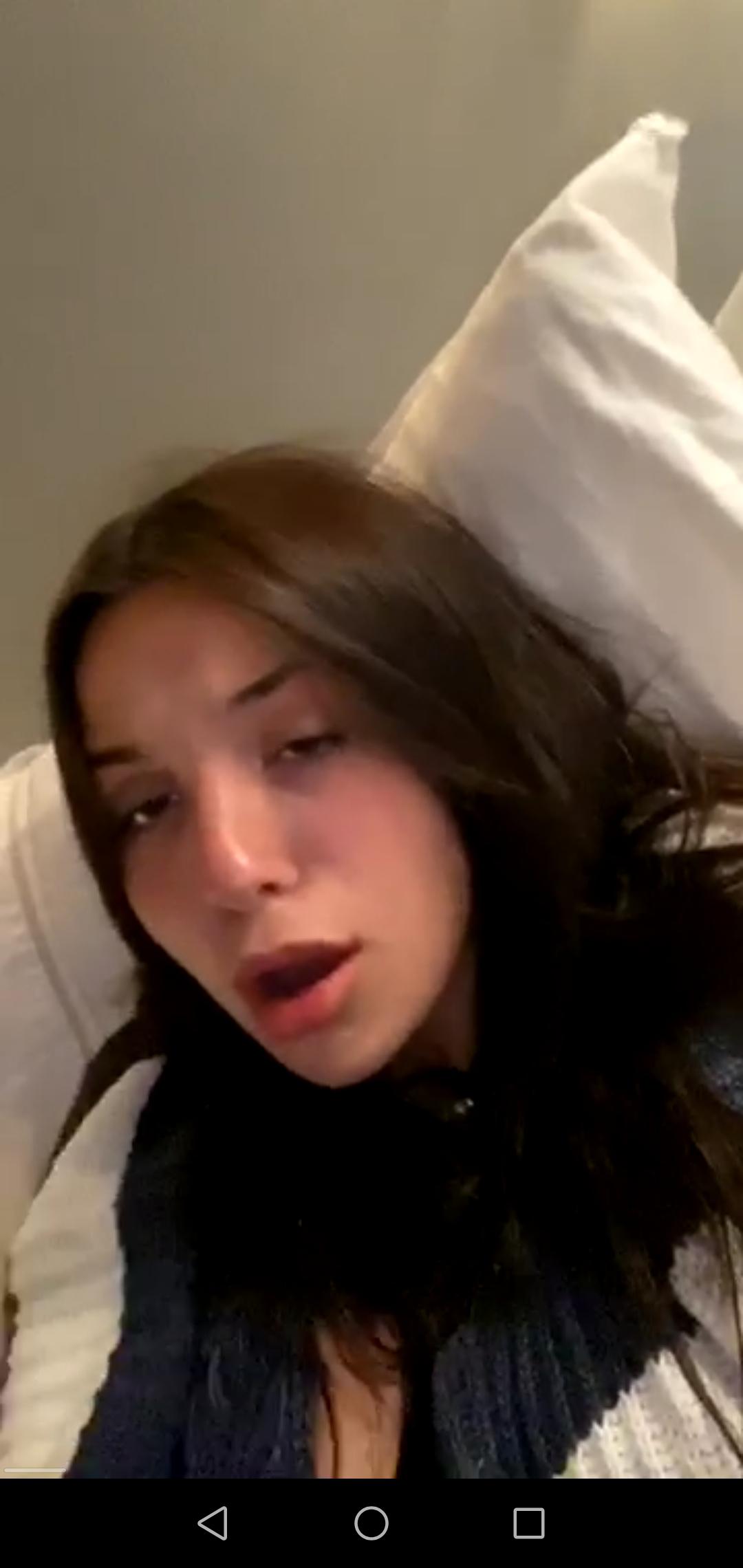 Please, i need her name!!! | Scrolller