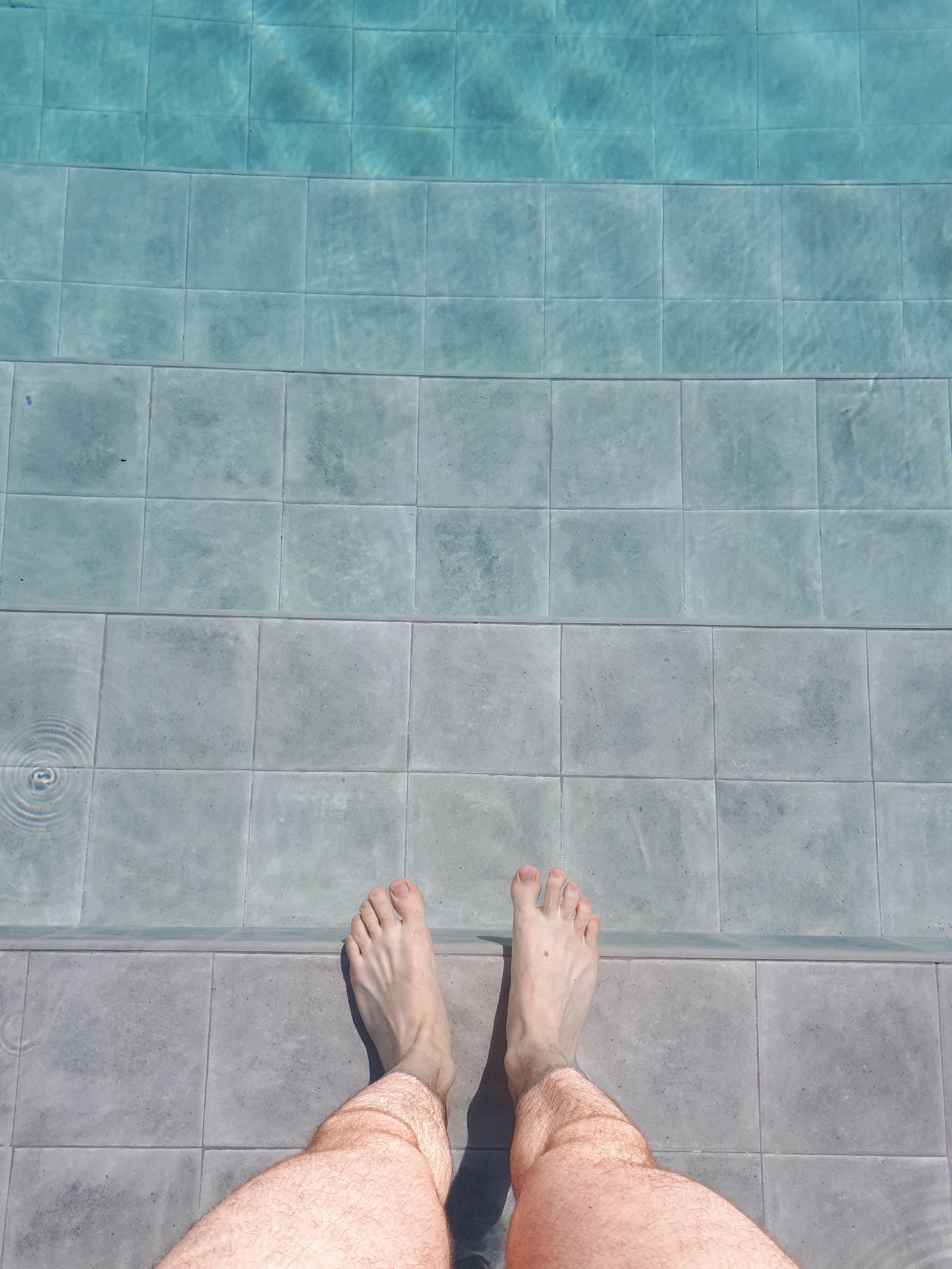 Pool feet | Scrolller
