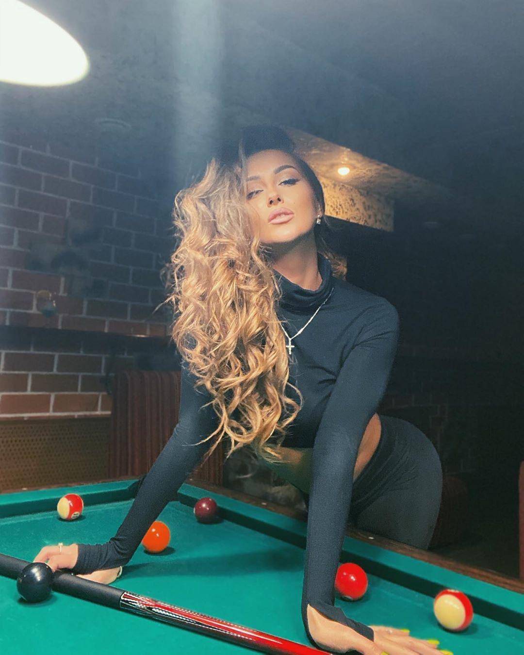 Pool Player 2 | Scrolller