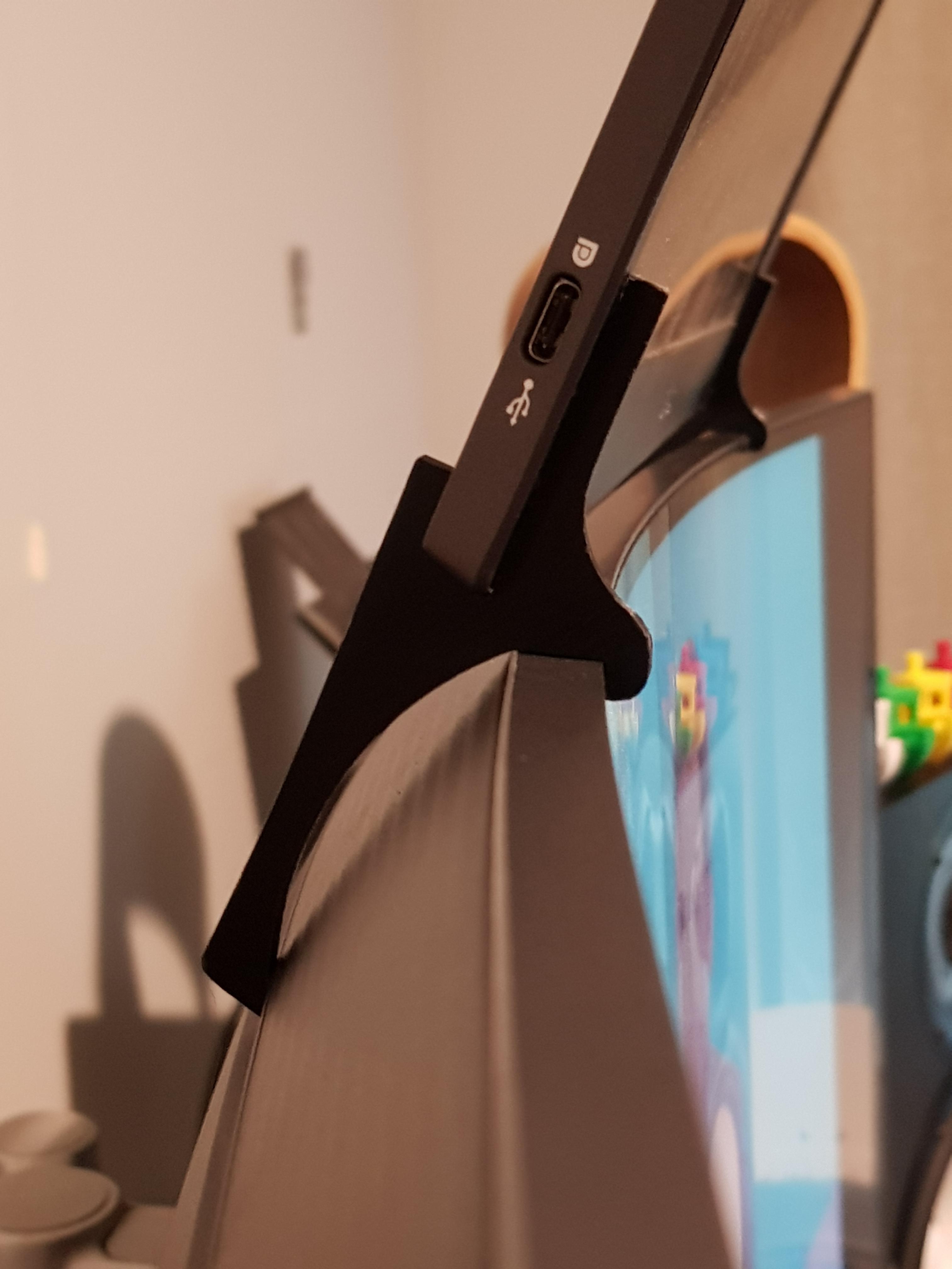 Portable Monitor Mount | Scrolller