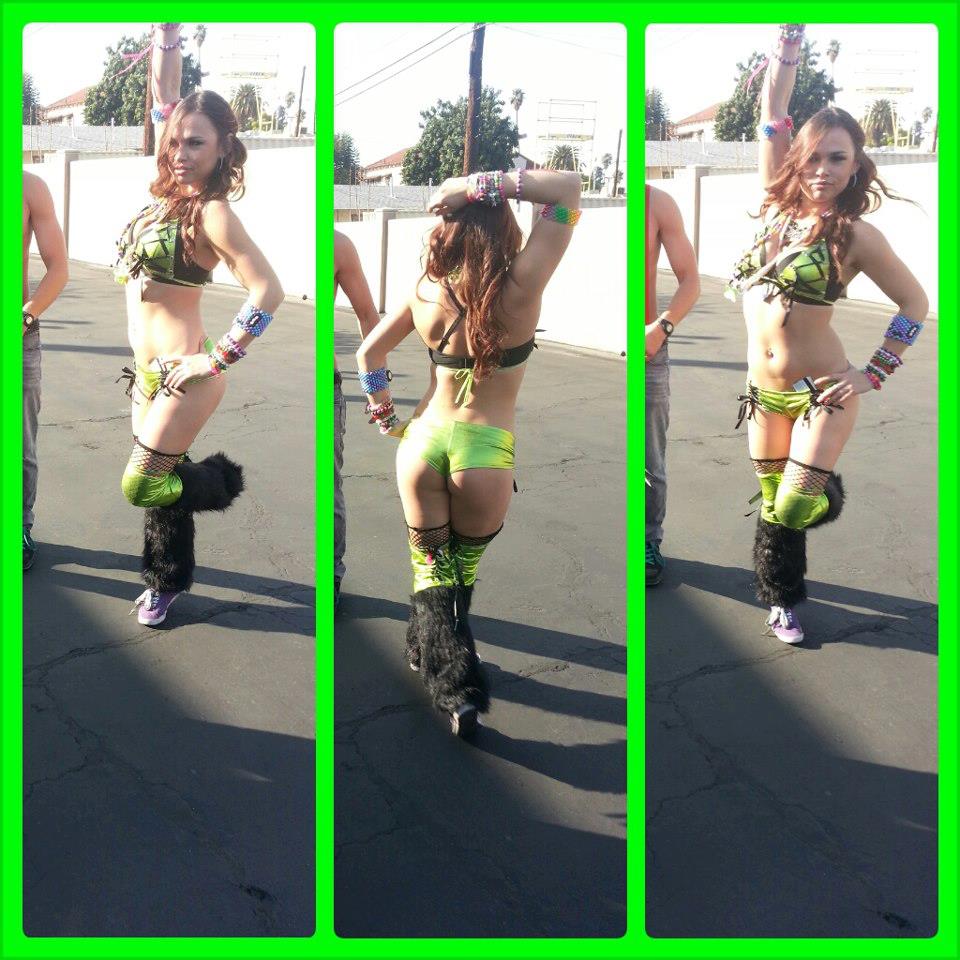 Posing in Green | Scrolller