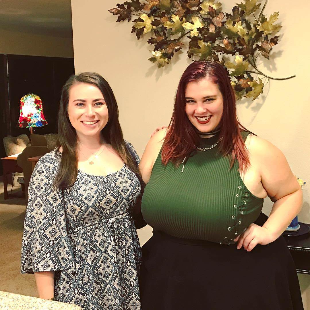 Posing with her skinny friend | Scrolller