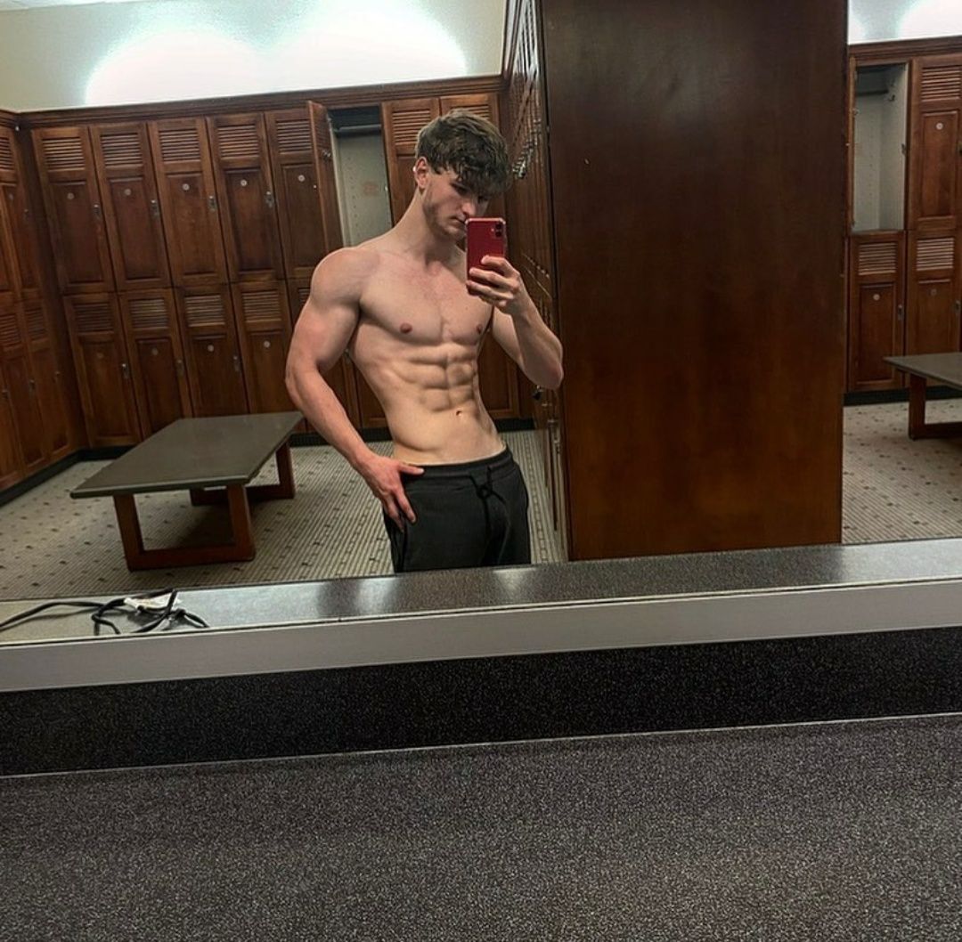 Post workout gy[M] photo session | Scrolller