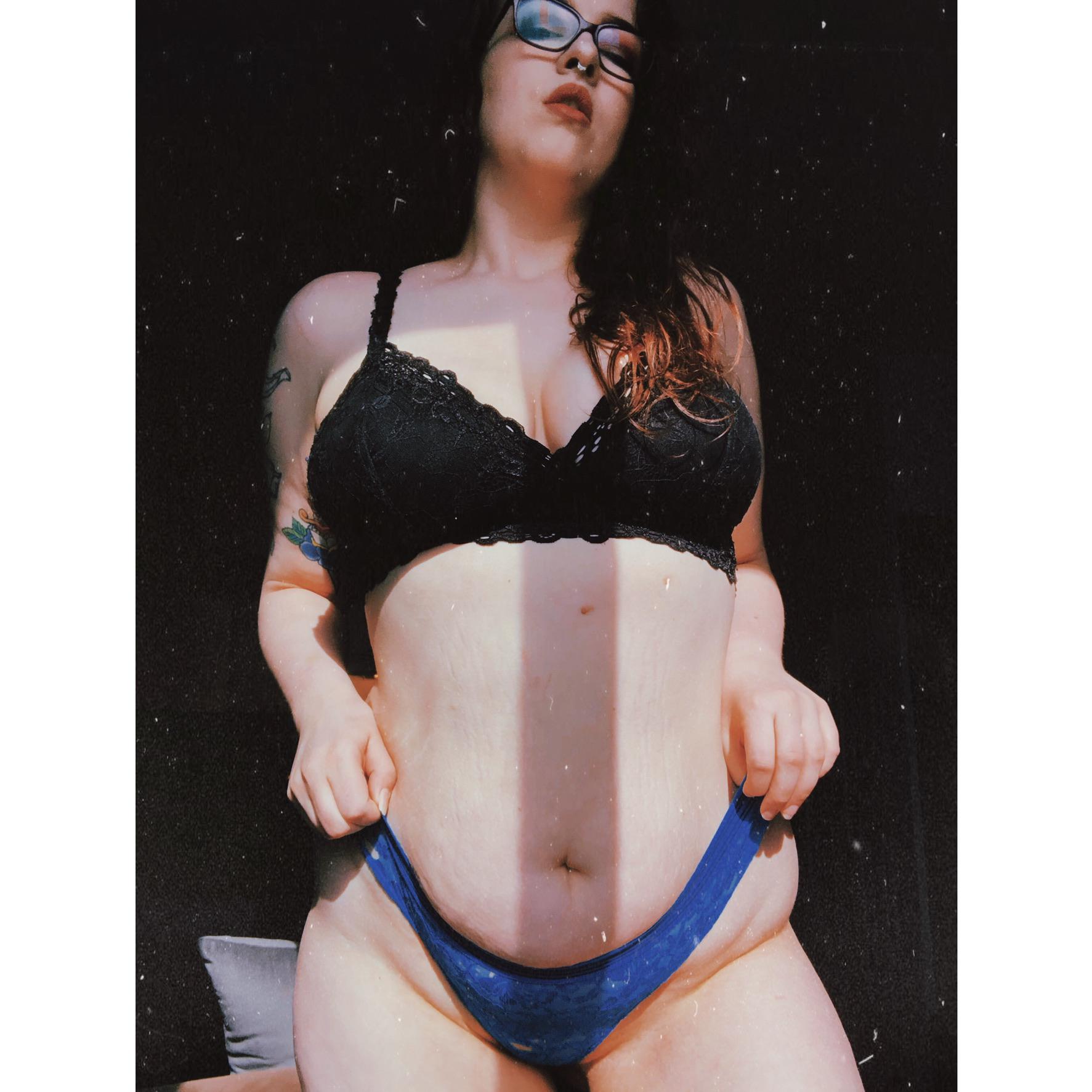 Postpartum stomach and hip dips 💋 | Scrolller