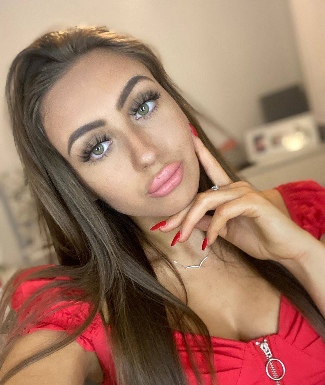 Pouty chav face | Scrolller