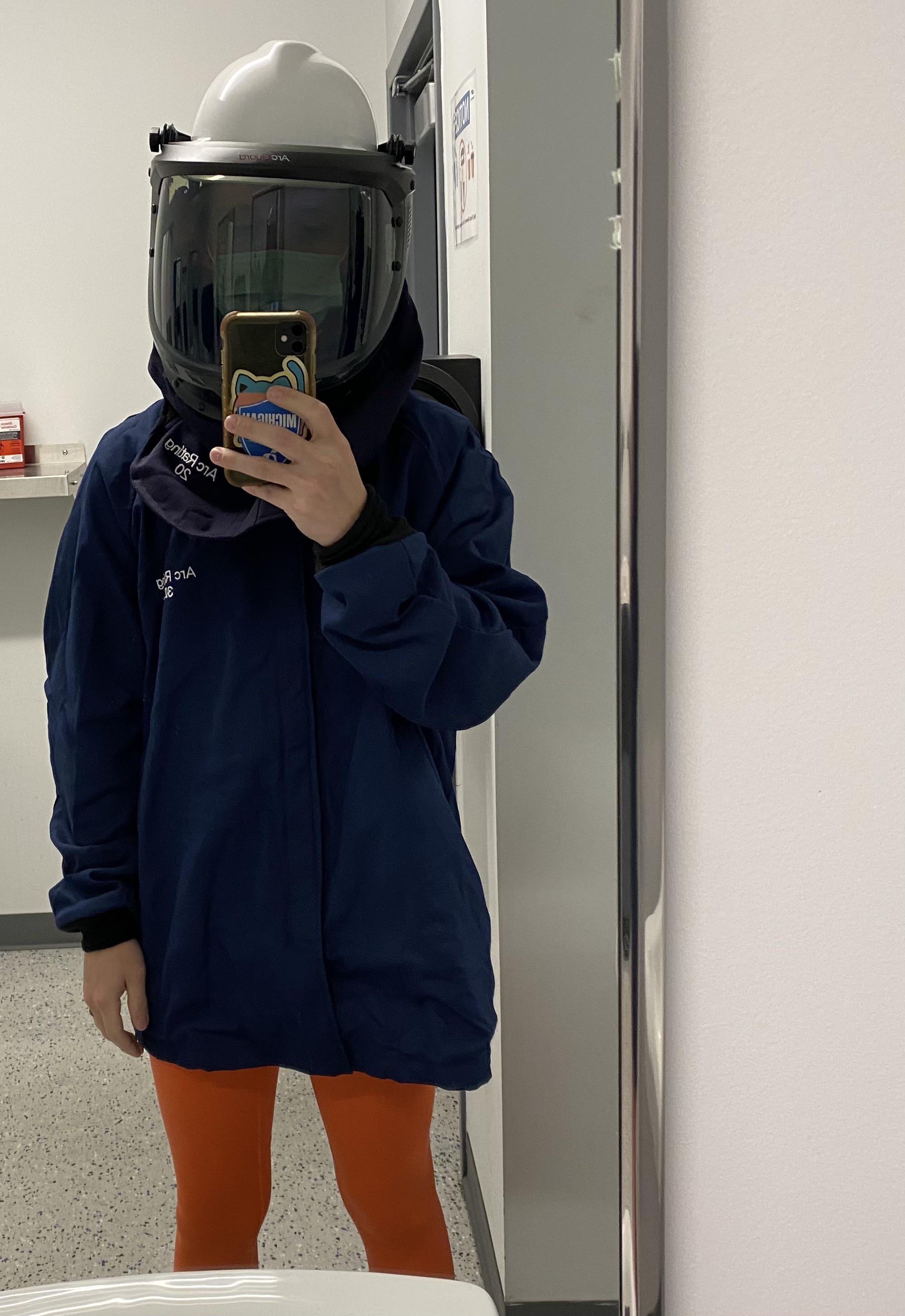 (Pre eve) Doing high voltage at work in leggings… I ask people if they like them, they say no ...