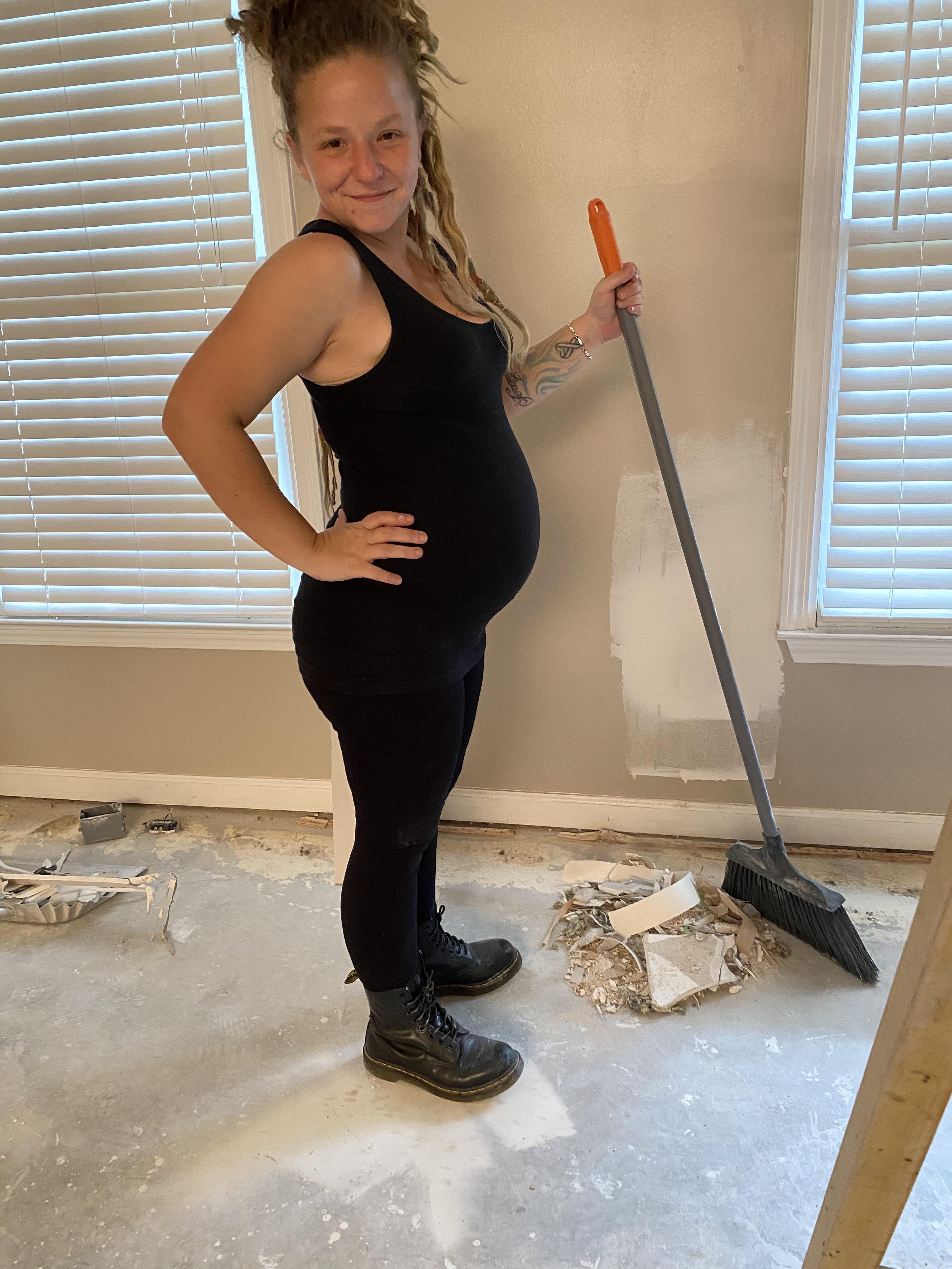Pregnant with my third. | Scrolller
