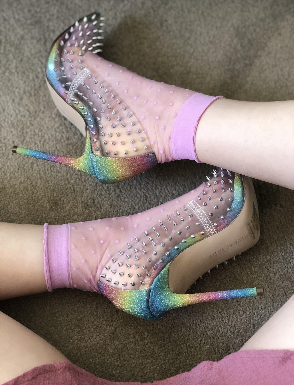 Pretty and dangerous. Just like me.... | Scrolller