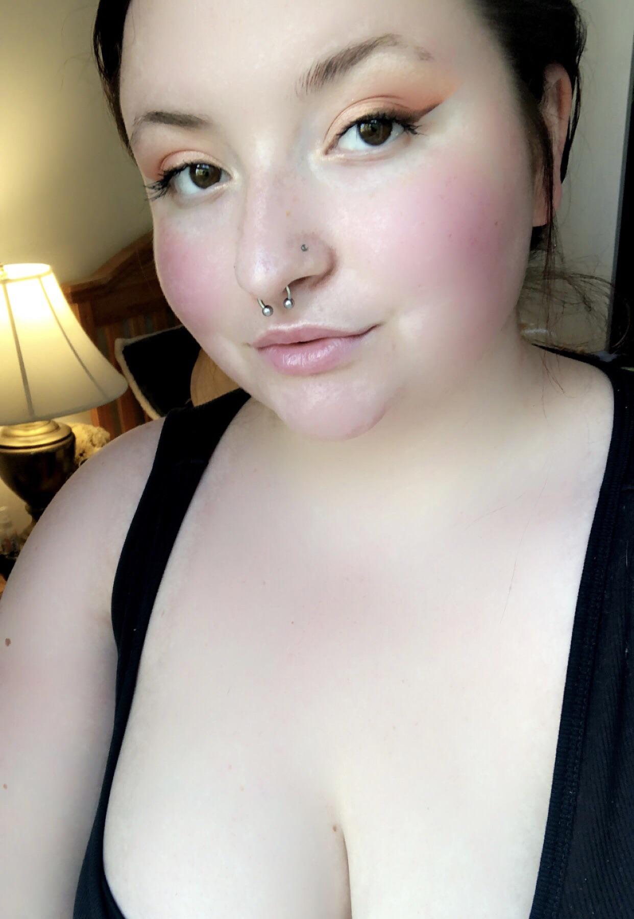 Pretty as a peach 🍑 | Scrolller