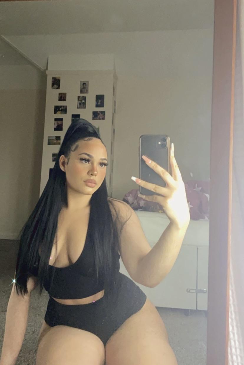 Pretty face 😋 | Scrolller