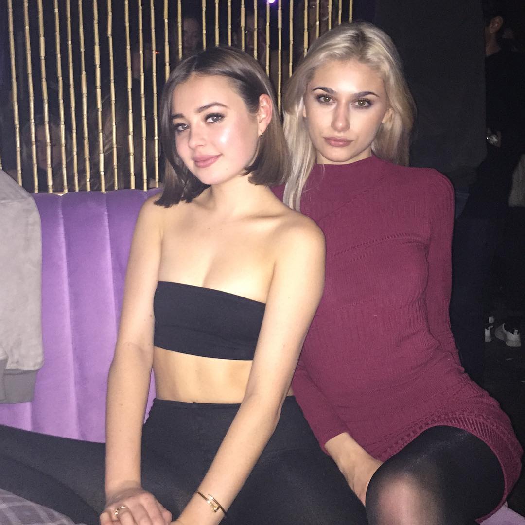 Pretty pair | Scrolller