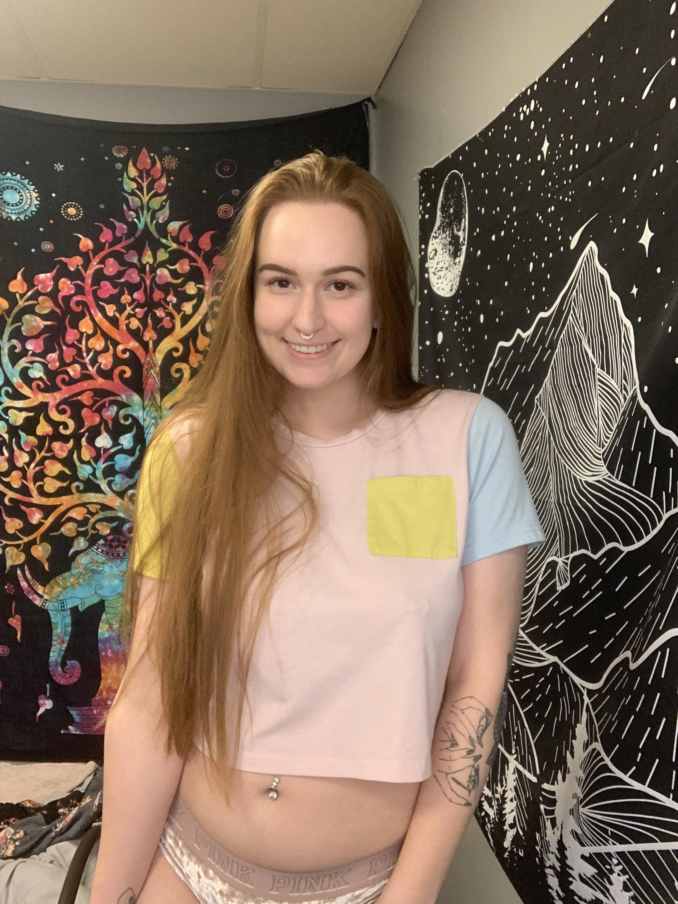 Pretty pink crop top | Scrolller