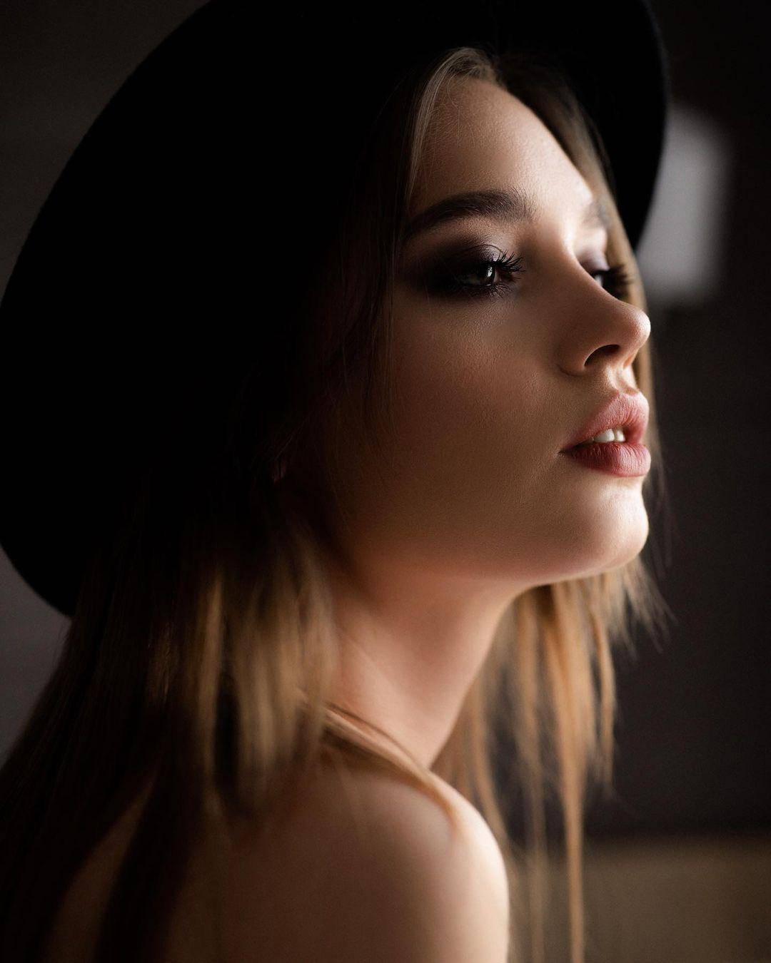 Pretty profile | Scrolller