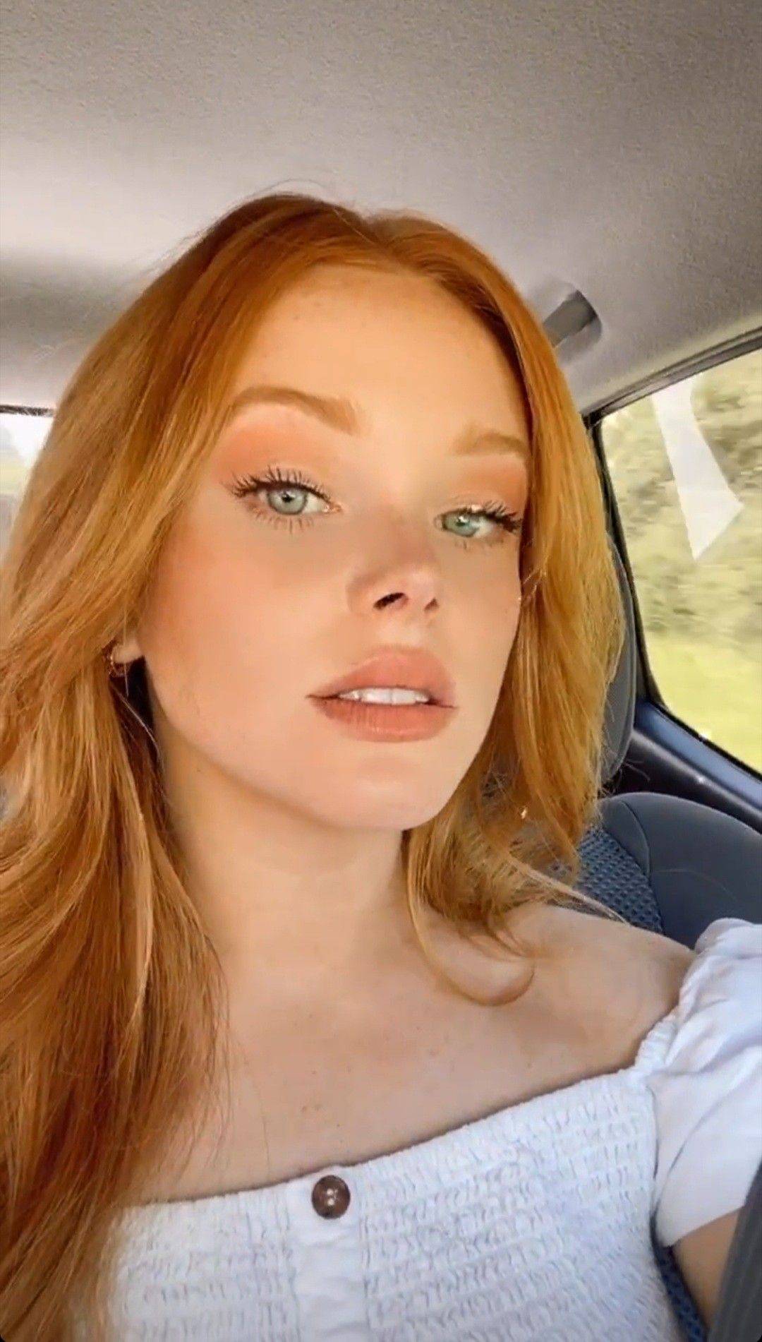 Pretty redhead | Scrolller