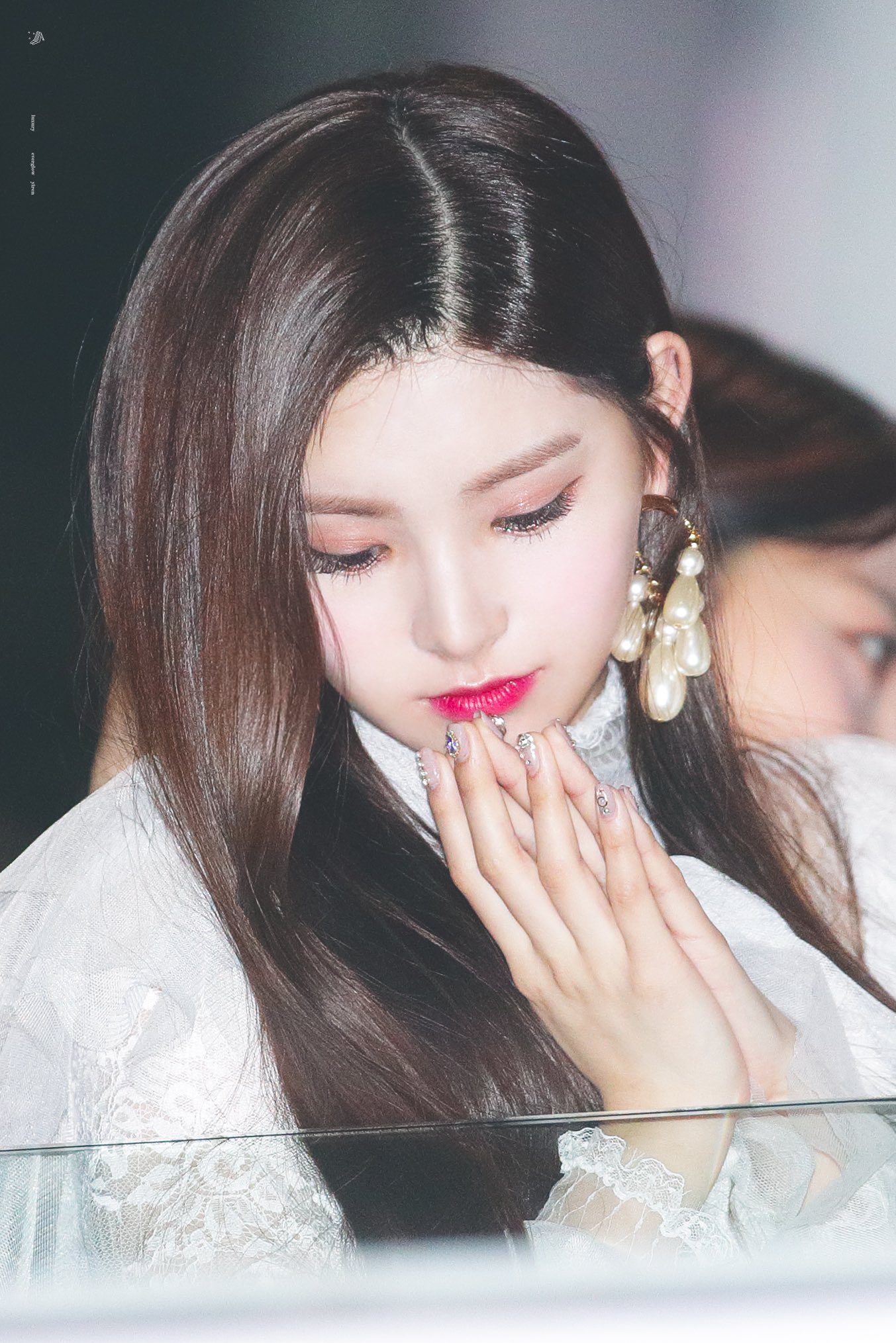 Pretty Yiren | Scrolller