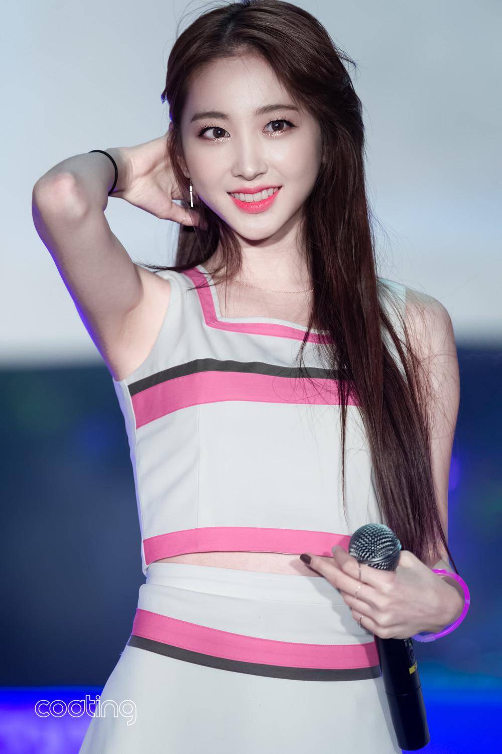 Pretty Yukyung | Scrolller