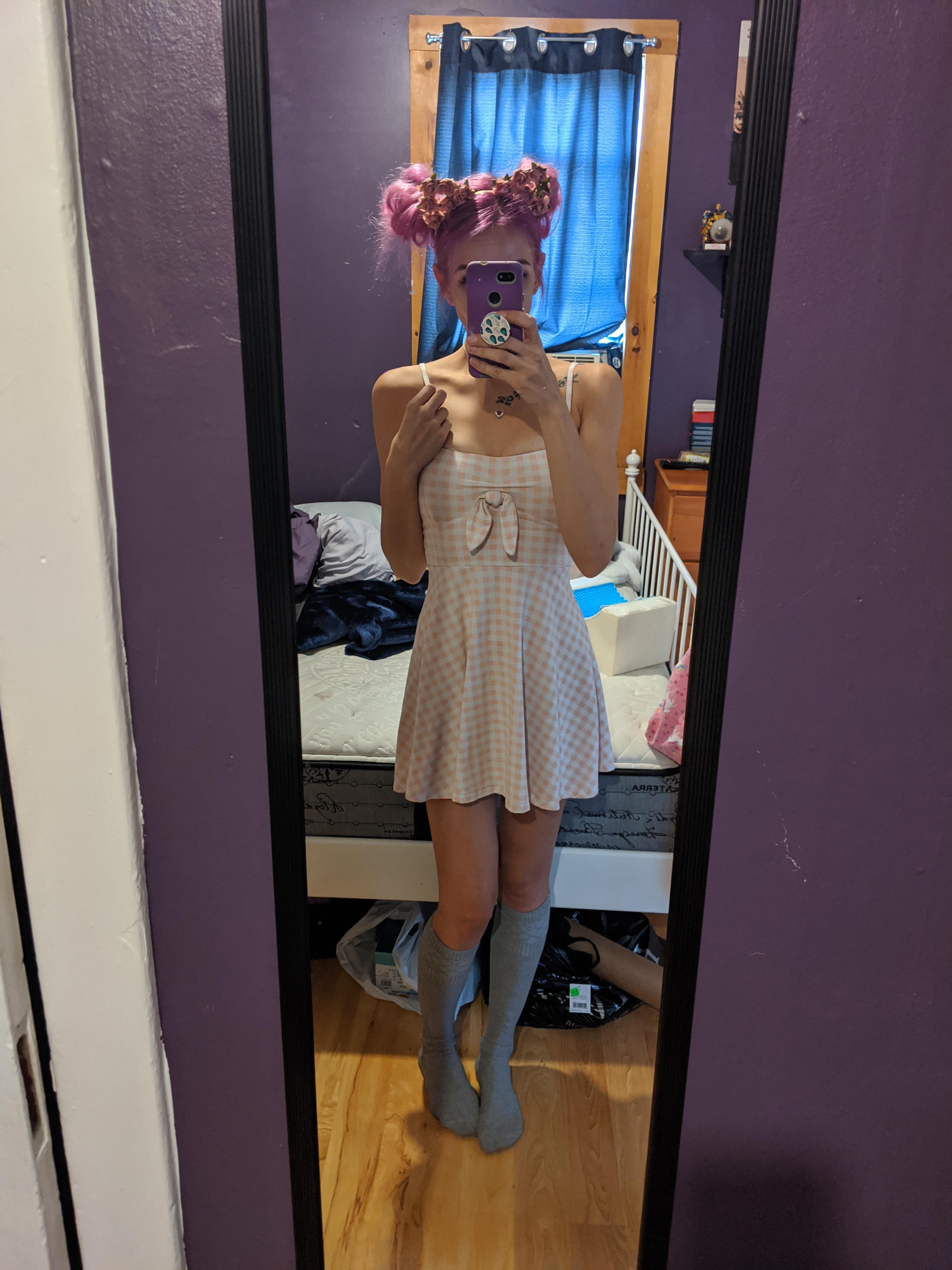 Princess spacebuns in an adorable dress 💖 | Scrolller