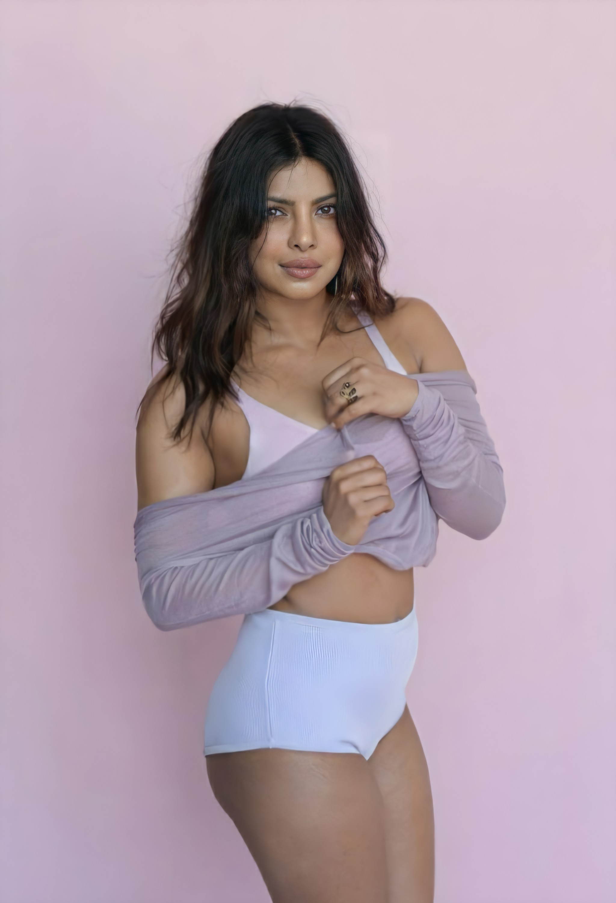 Priyanka chopra looks so hot in this photoshoot!! | Scrolller