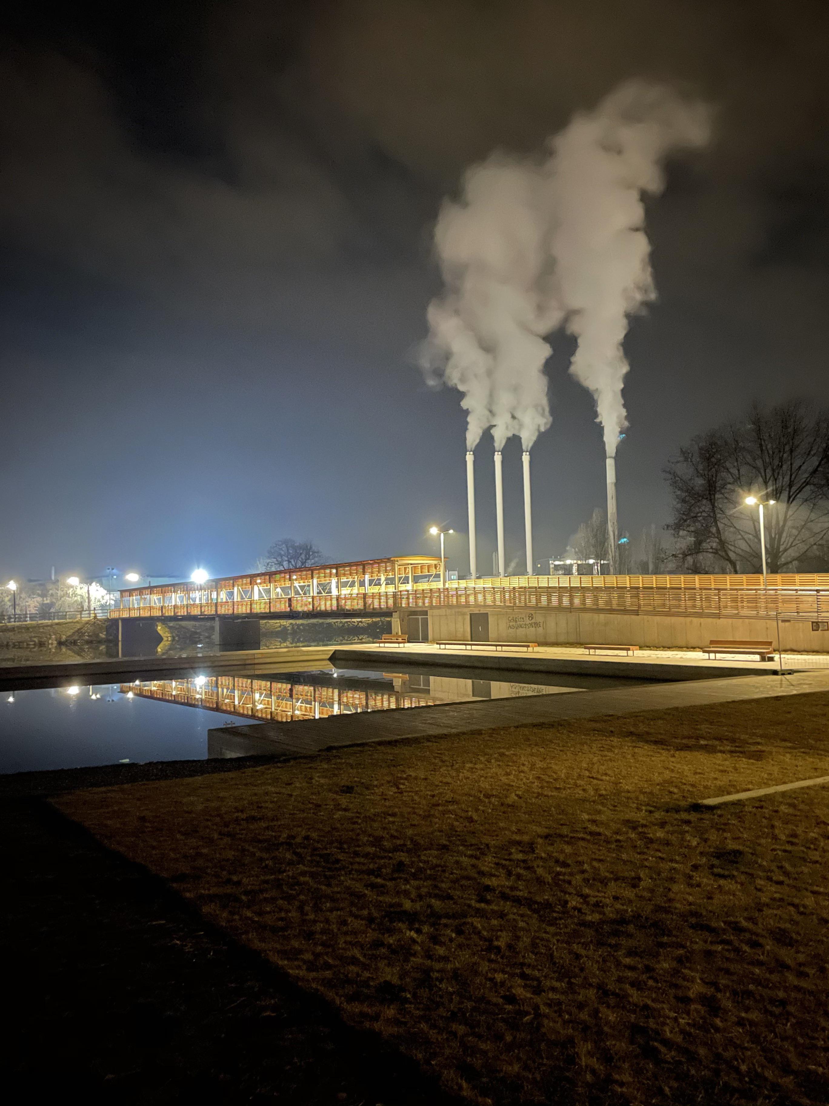 Puchsteg in der Nacht | Scrolller