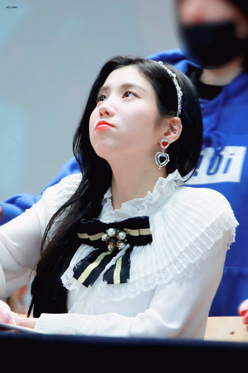 Puffy Cheeks Eunbi | Scrolller