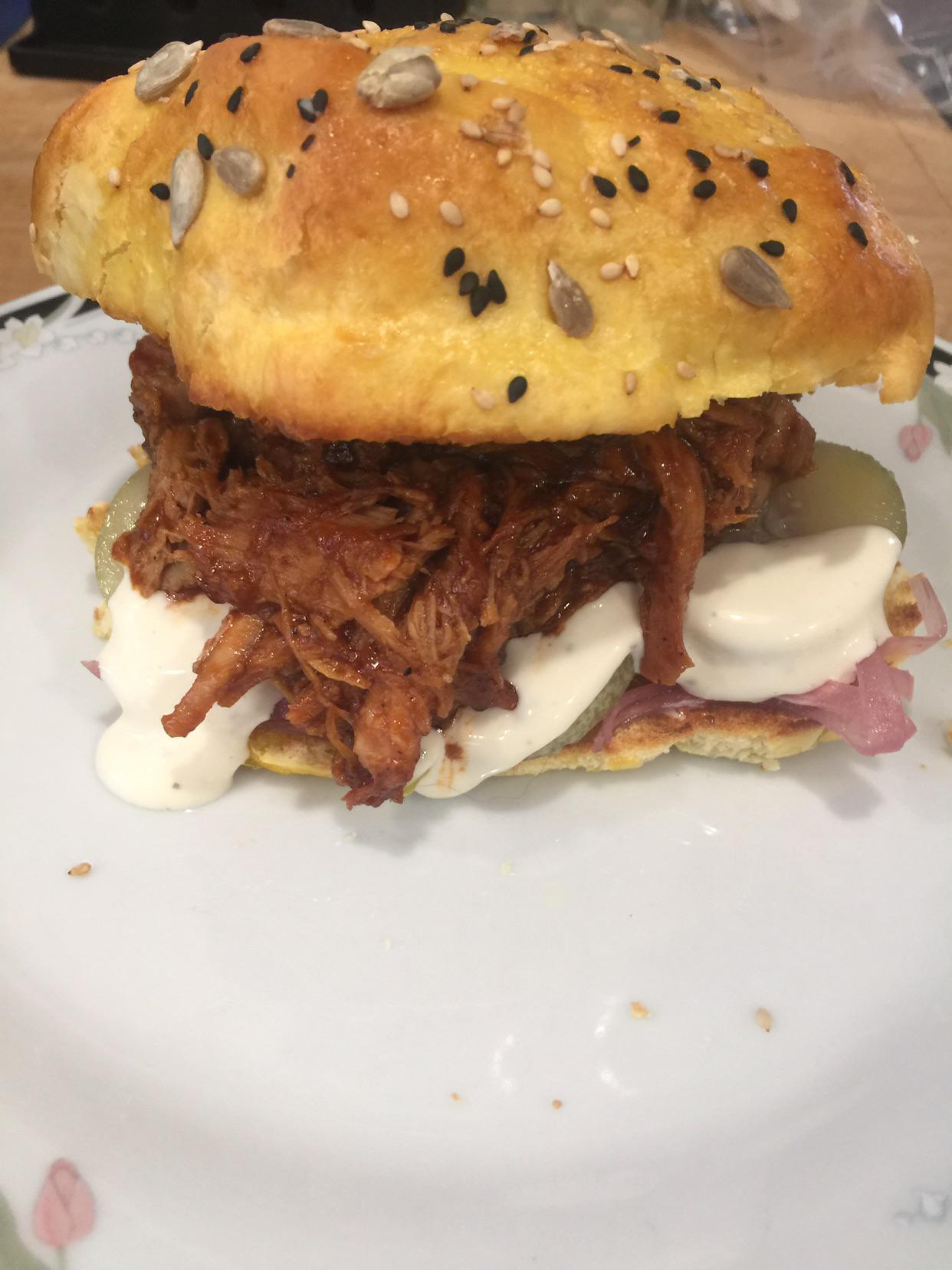 Pulled pork sandwich | Scrolller