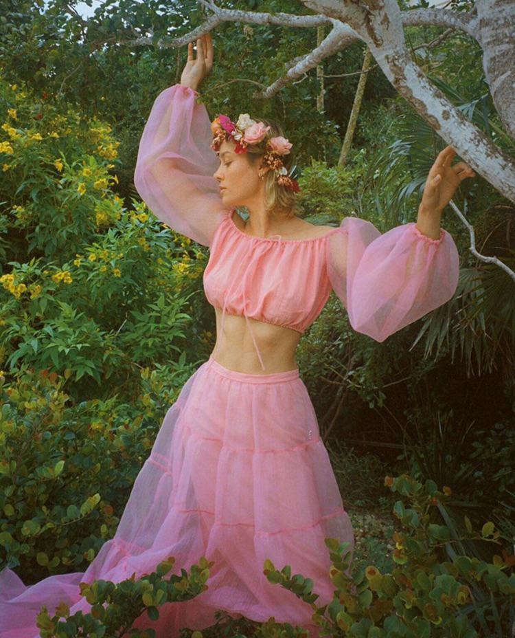 Pure Goddess | Scrolller