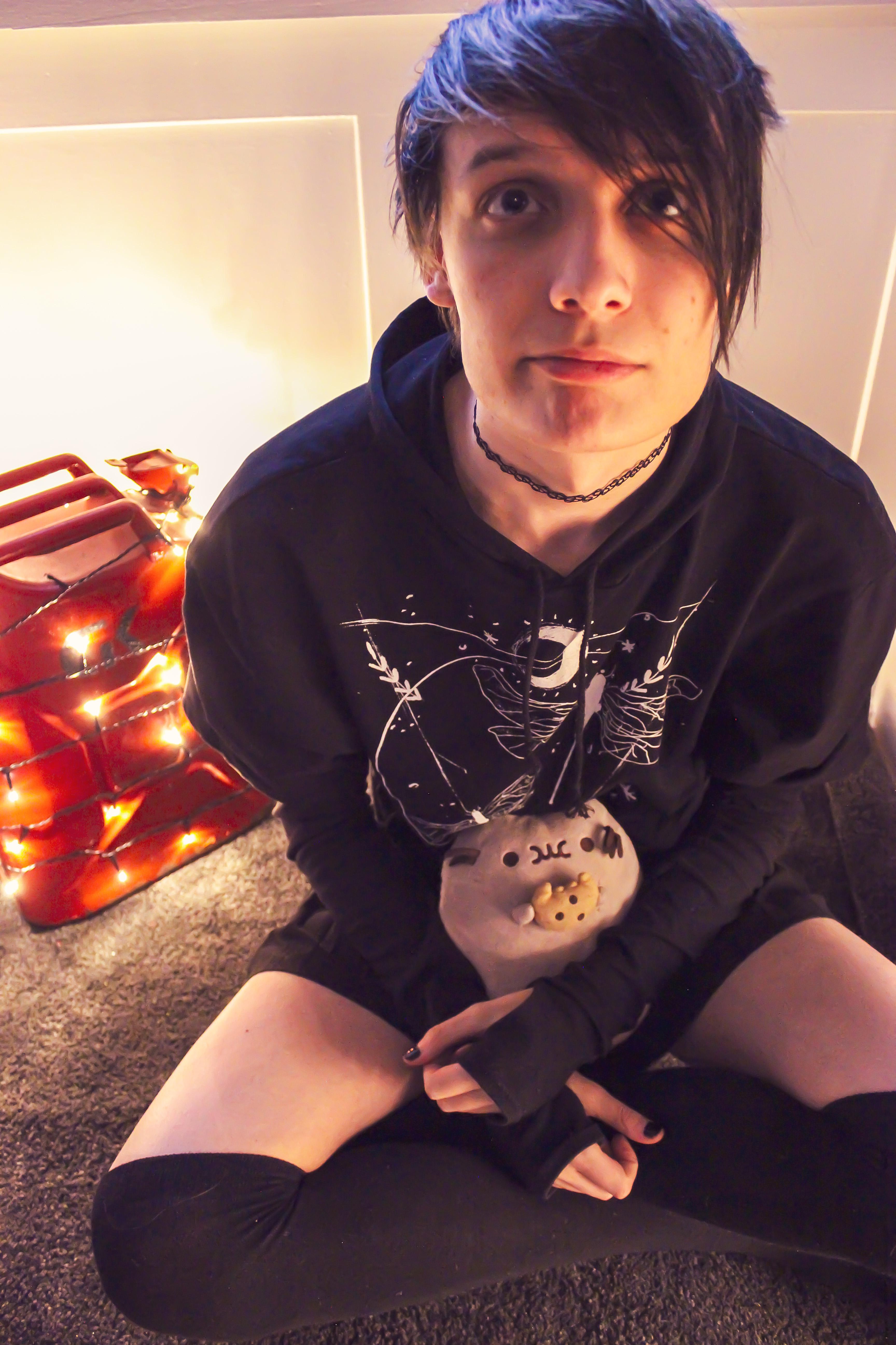 Pusheen is stealing the show in this one | Scrolller