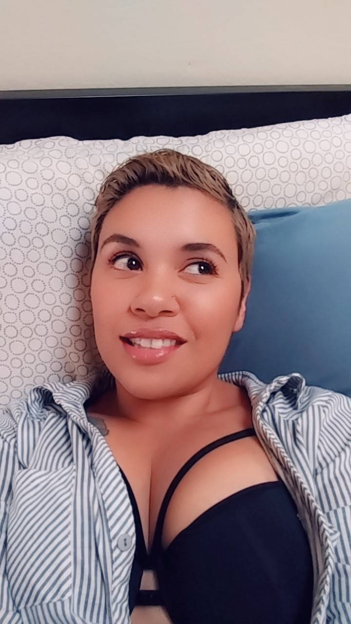 Quick selfie before date night | Scrolller