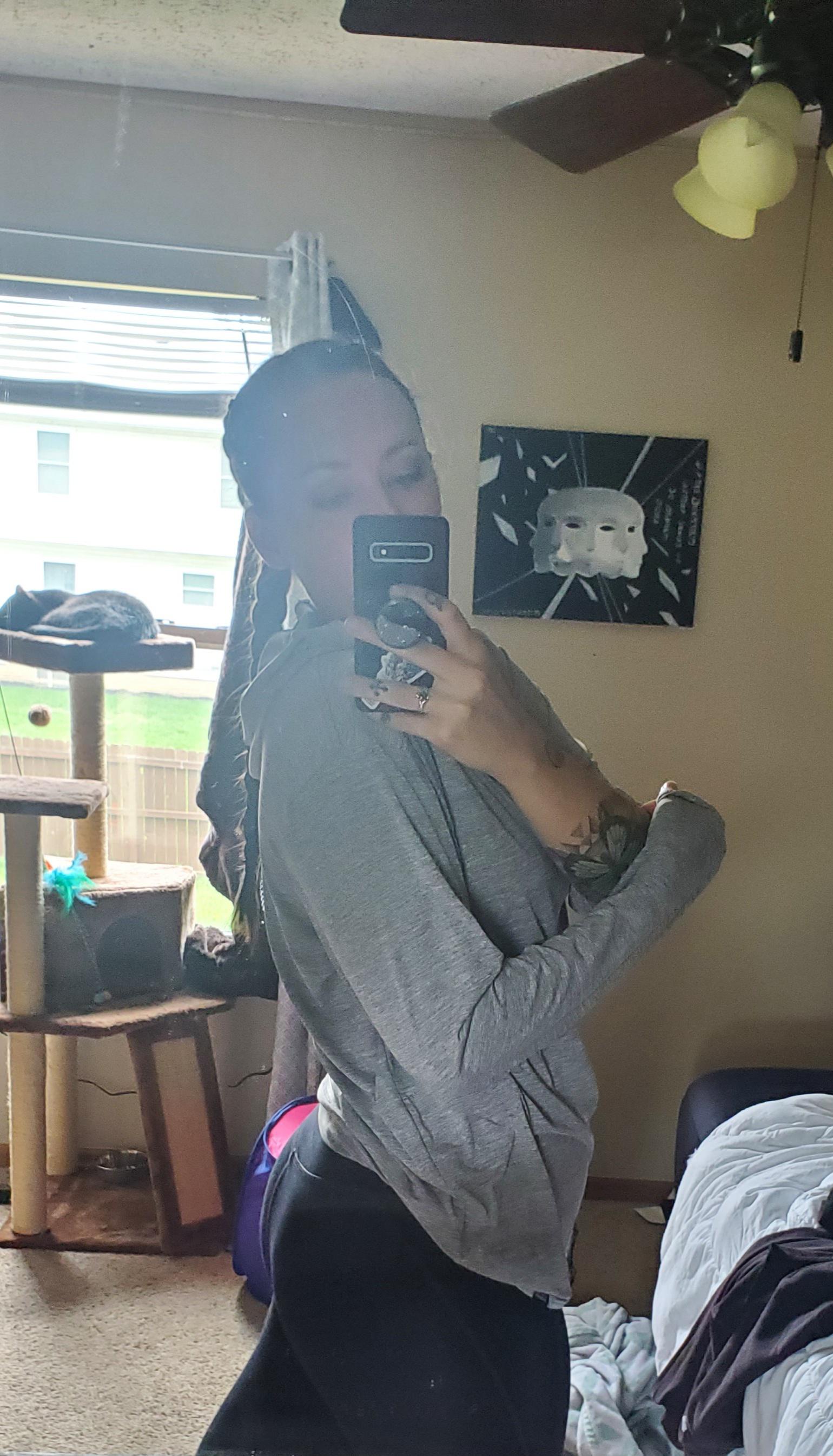 Quick selfie before my workout [f] | Scrolller