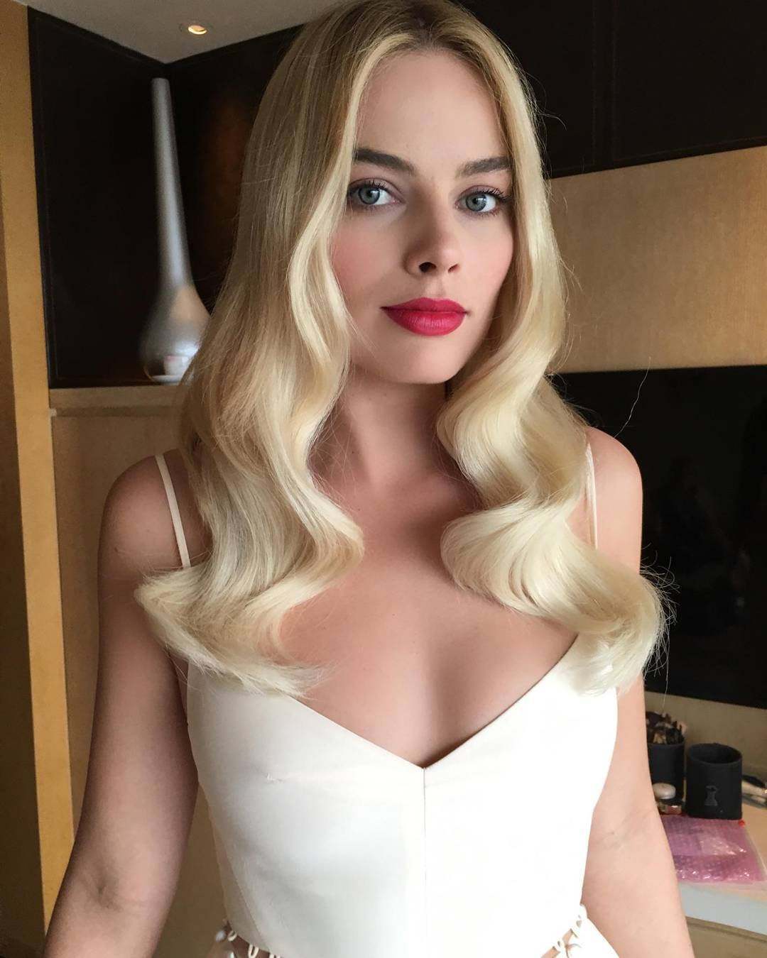 Margot Robbie | Scrolller