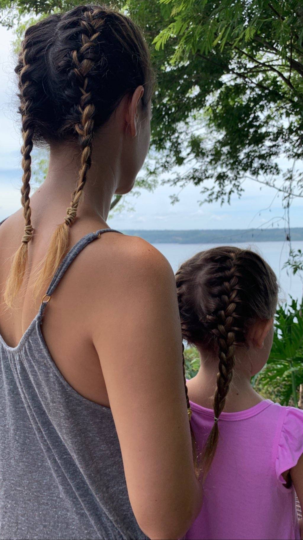 Rachel with daughter | Scrolller