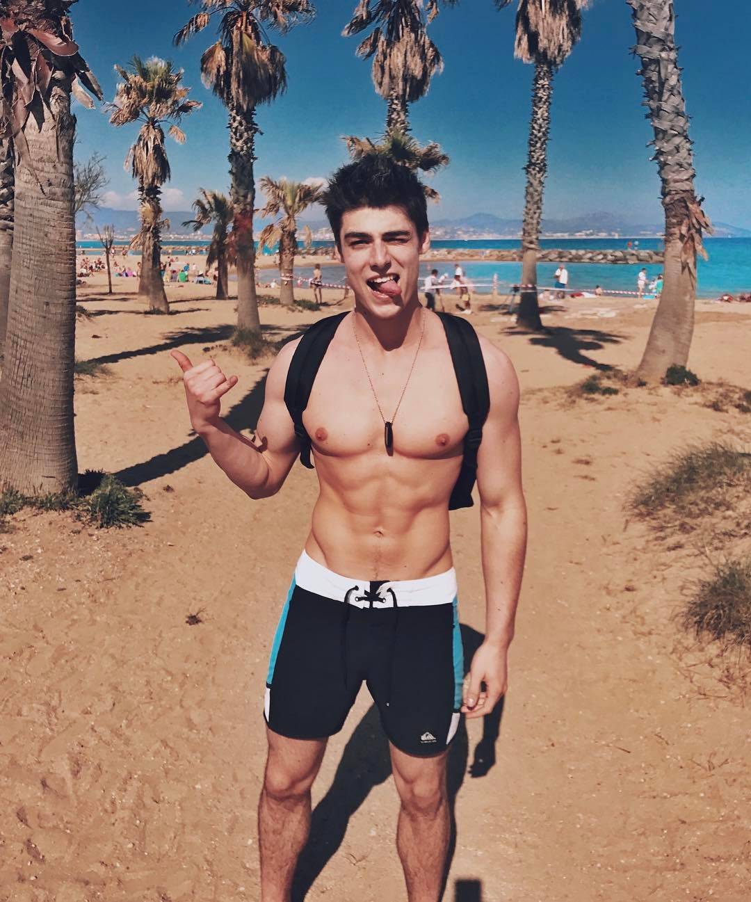 Raf Miller | Scrolller