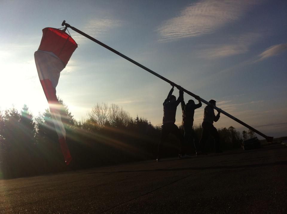 Raising The Flag Scrolller